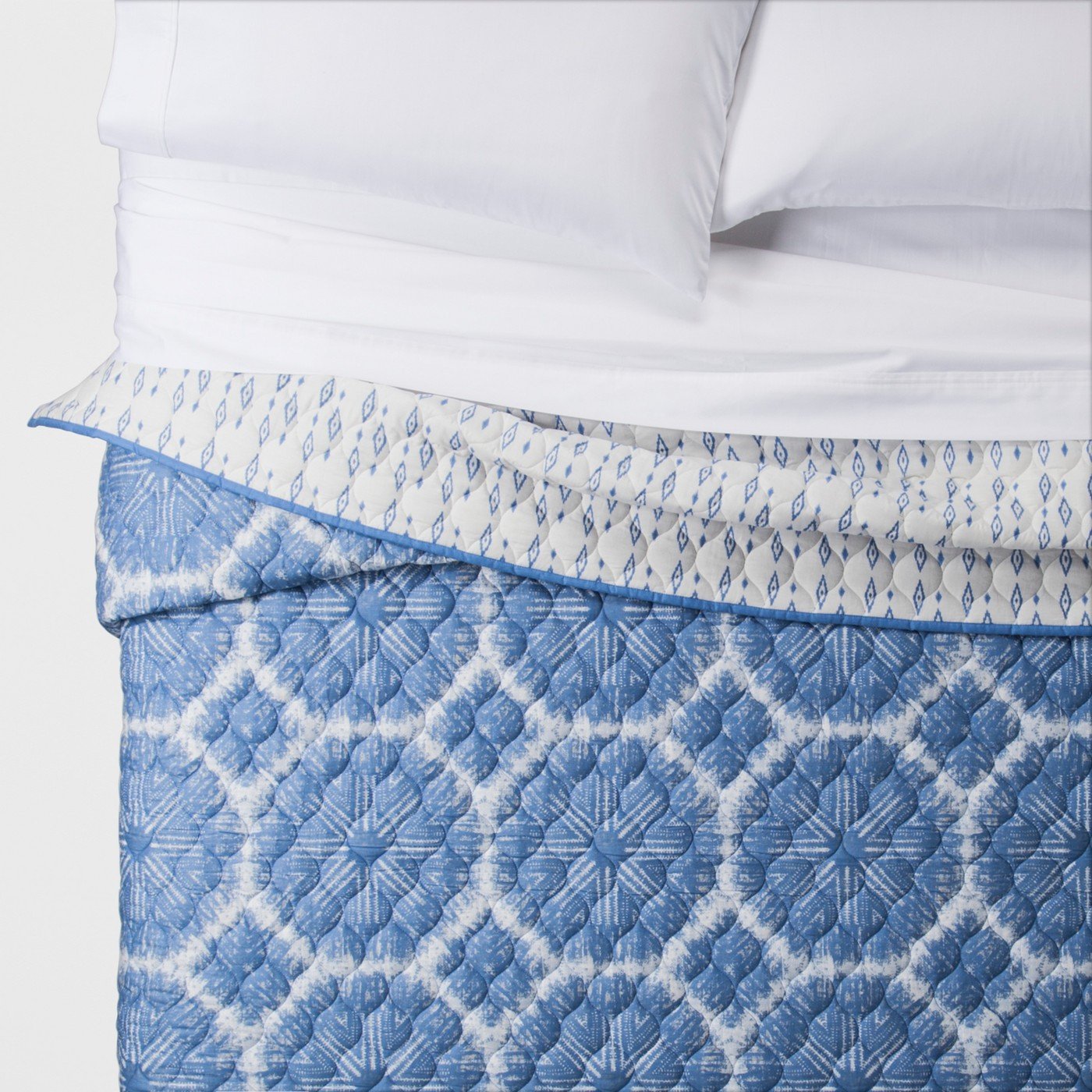 Threshold Blue Linework Medallion Quilt & 2 Shams - KING - 3PC