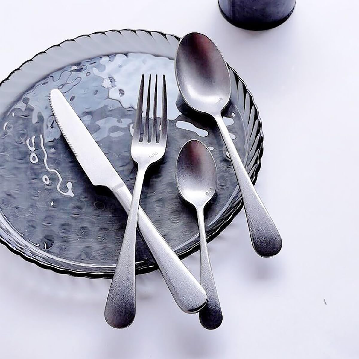 Utensil Sets for Kitchen 24 Pieces Silverware Set for 4 kitchen Utensils Set Utensils Flatware Stainless Steel Mirror Effect Formal Occasions Best Gift Combo Family Gatherings Silvery Z1