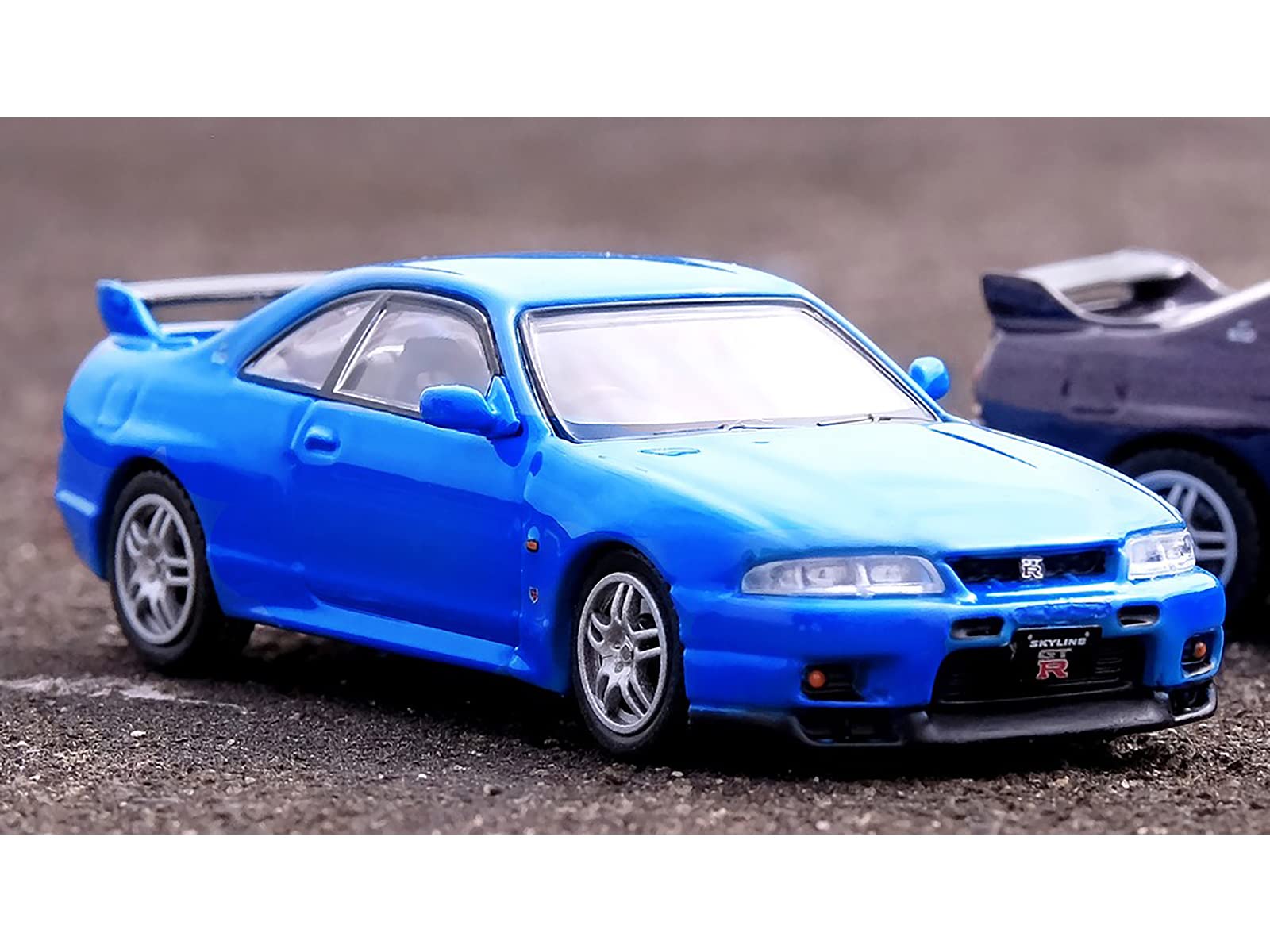 Skyline GT-R (R33) RHD (Right Hand Drive) Bayside Blue Metallic 1/64 Diecast Model Car by Inno Models IN64-R33-CBL