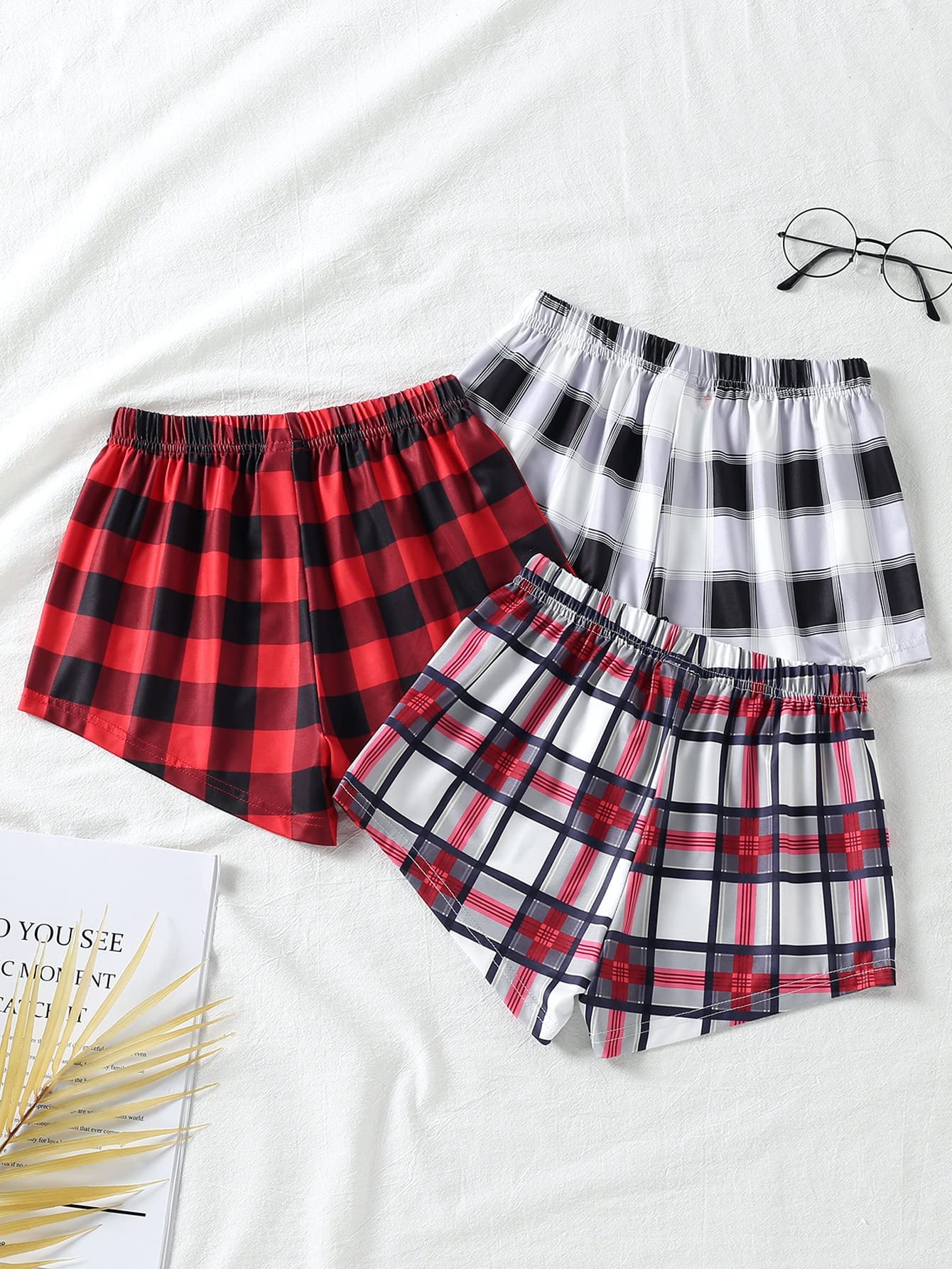 Verdusa Girl's 3pack Plaid Print Elastic Waist Casual Shorts Red White Black 160