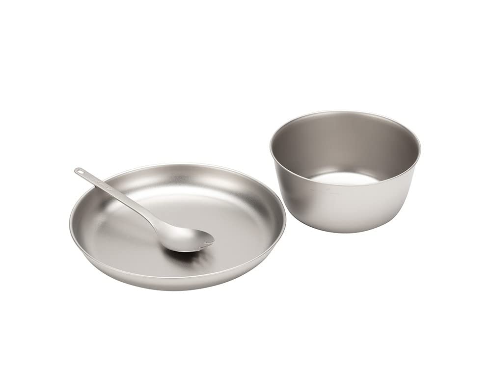Snow Peak Titanium Trek Plate - Ultralight, Durable Camping Plate - Outdoor Kitchen Essential for Backpacking & Camping - 18 cm