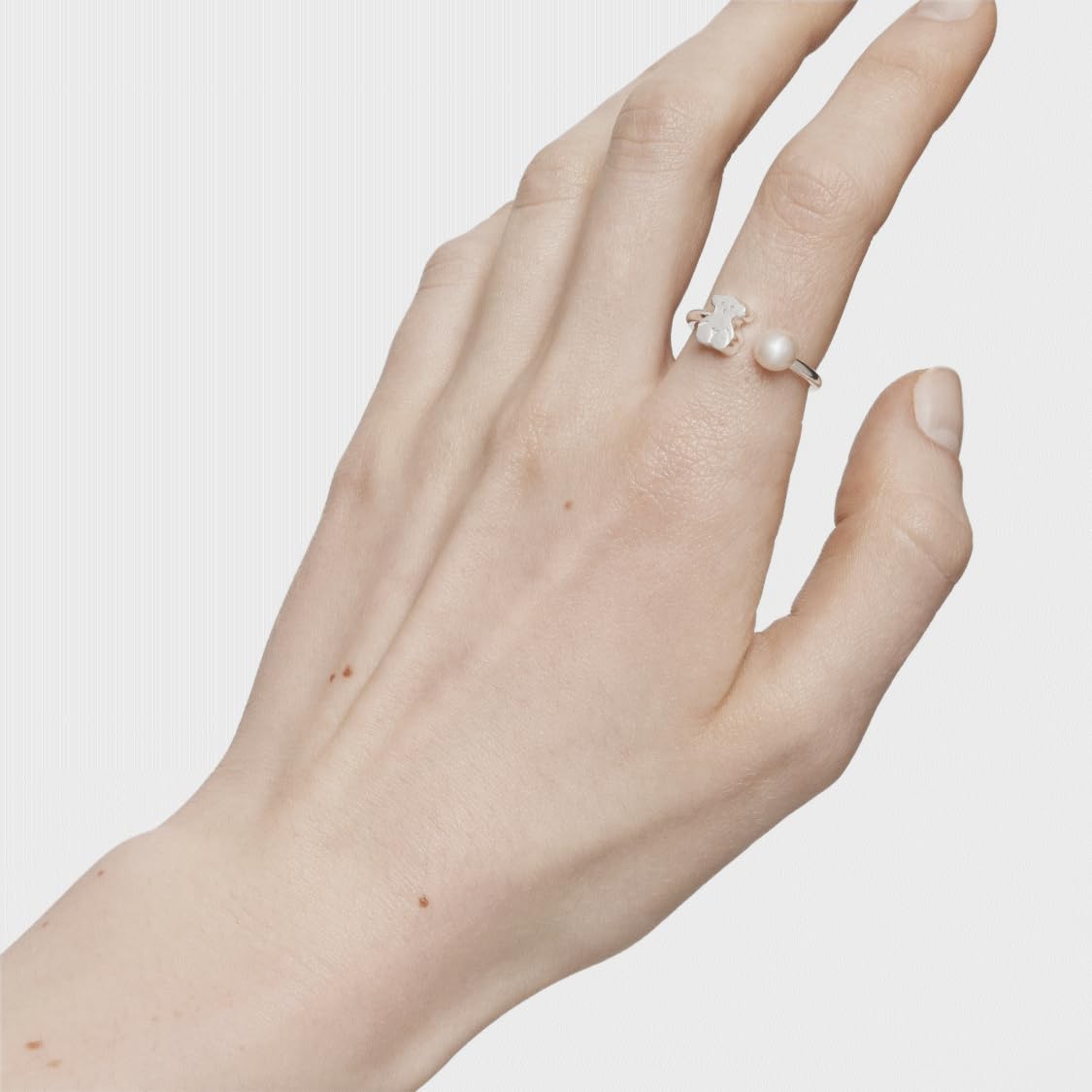 TOUS Sterling Silver Ring for Women with Pearl, Length 0.4 cm, Light and Voluminous, Sweet Dolls Collection