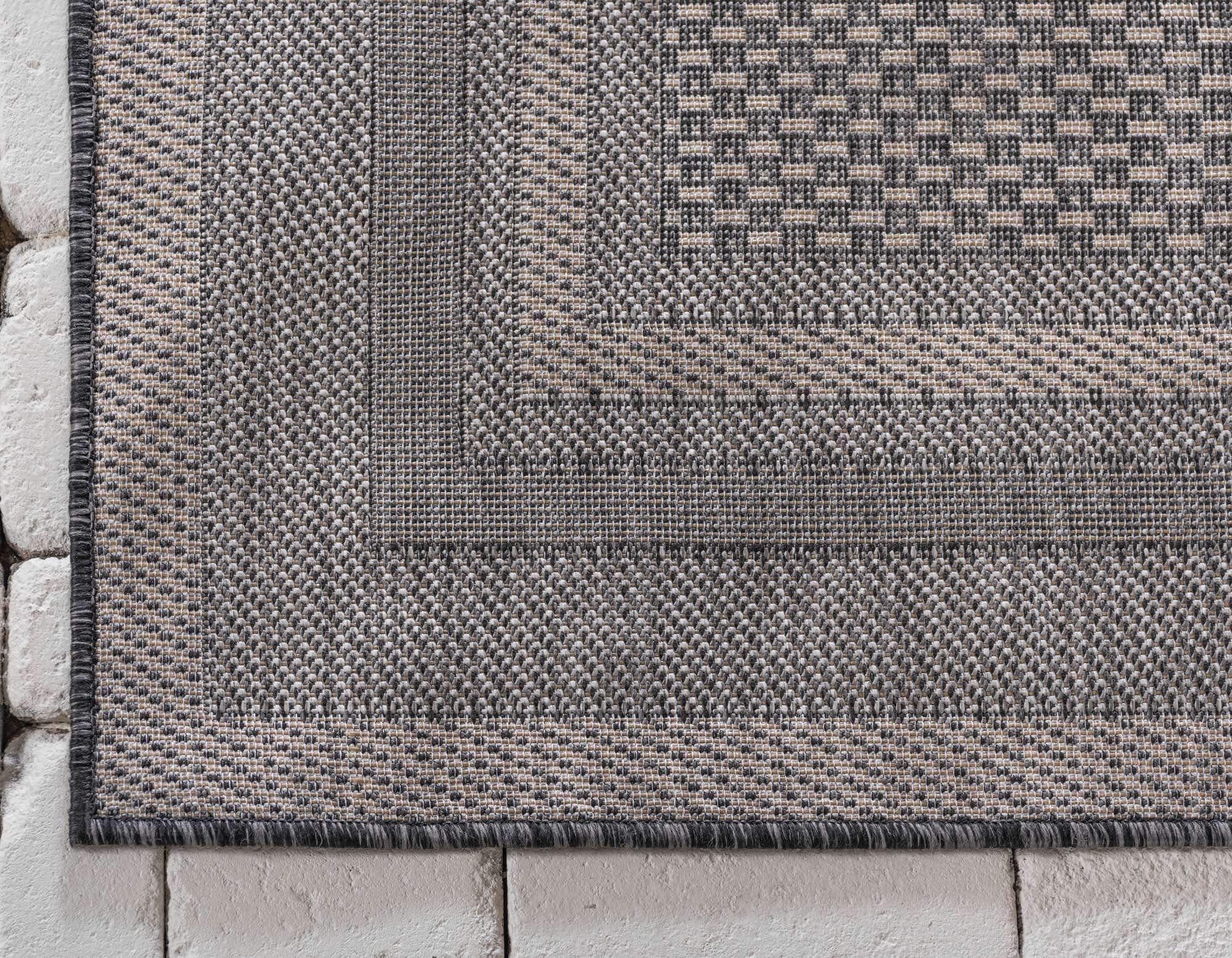 Unique Loom Outdoor Border Collection Area Rug - Soft Border (7' 1" x 10' Rectangle, Black/ Ivory)