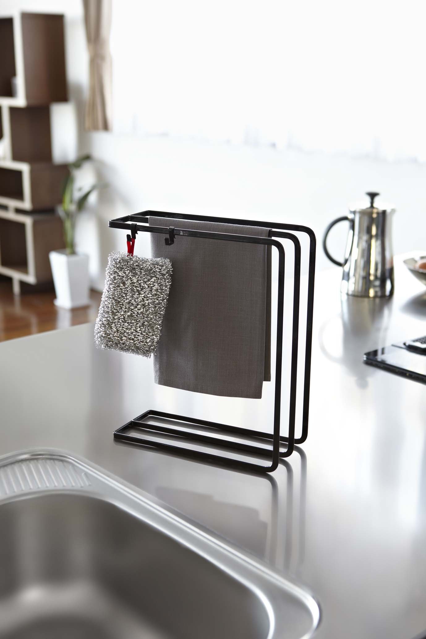 YAMAZAKI Dish Home Dishcloth Hanger | Steel | Towel Holder, One Size, Black
