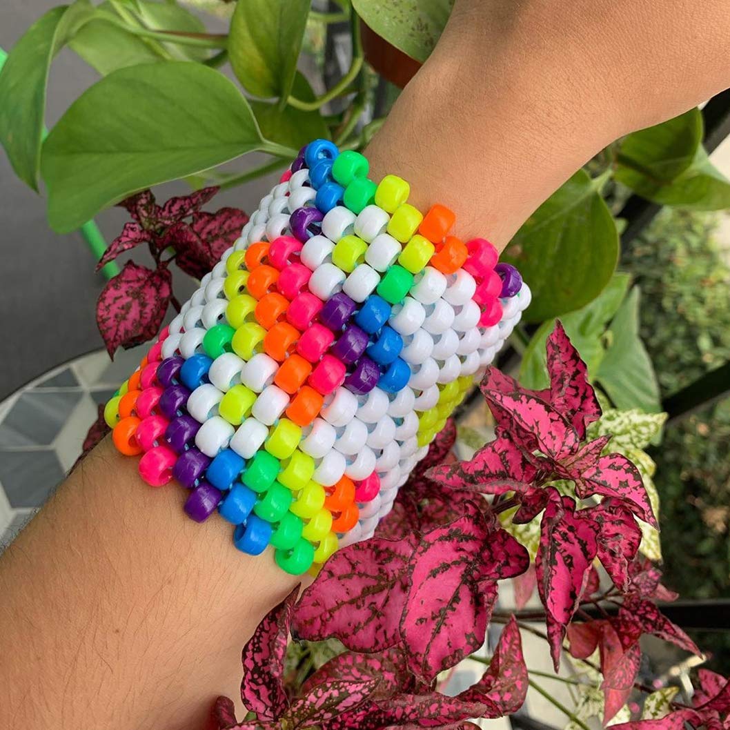 VICOVI 1000+pcs Pony Beads Kit for Bracelet Jewelry Making, Hair Beads, Include 23 Colors Rainbow Beads(9mm), 260 Letter Beads, 50 Color Beads, 20 Heart & Star Beads and Rolls Elastic String.