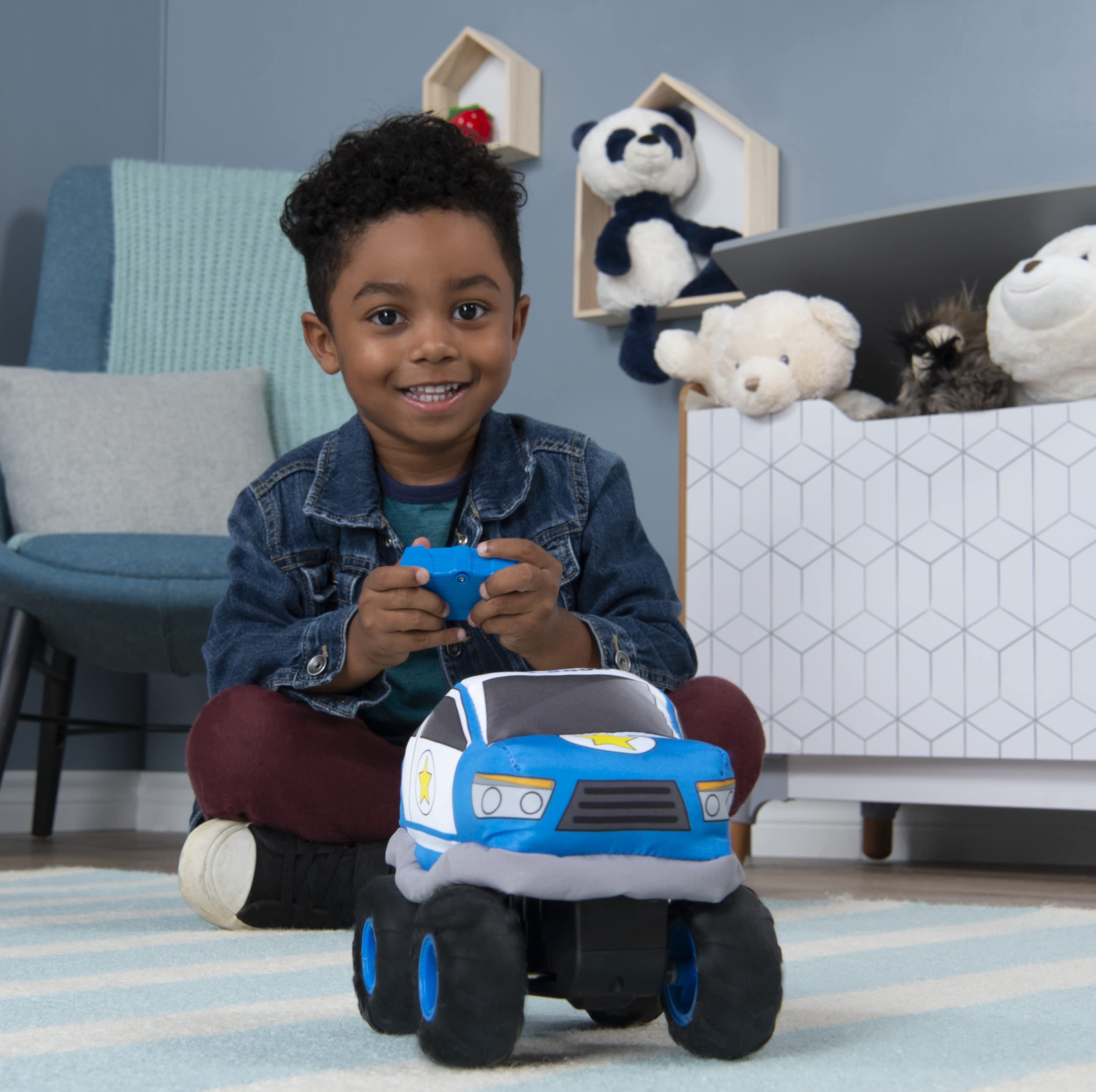 Spin Master Plush Power RC, Remote Control Police Car with Soft Body and 2-Way Steering, for Kids Aged 3 and Up