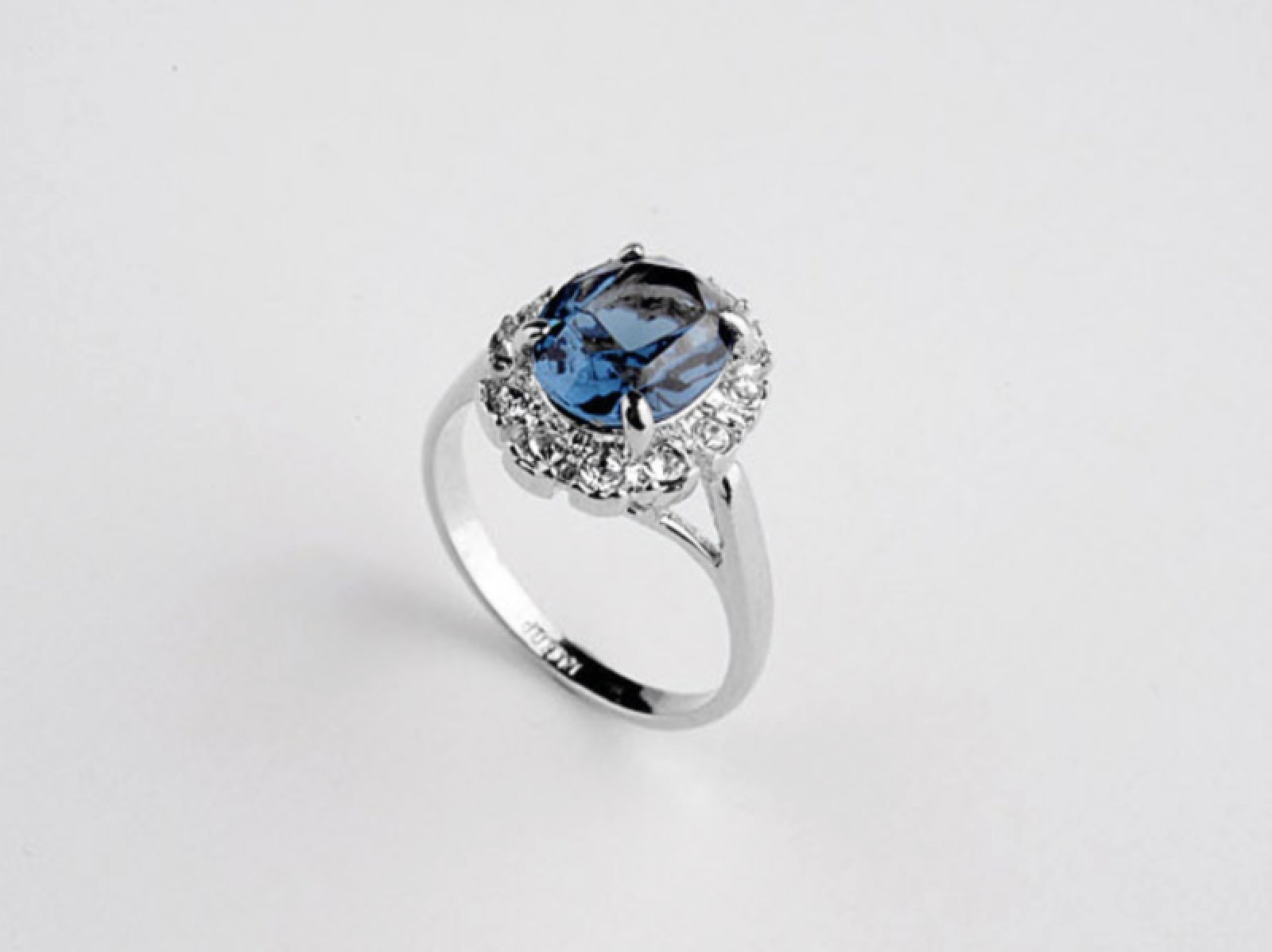 White Gold Plated Oval Shaped Ring with Sapphire Blue Swarovski element Crystal and Clear Round Shaped Cubic Zirconia Fashion Jewelry for Women (6.5)