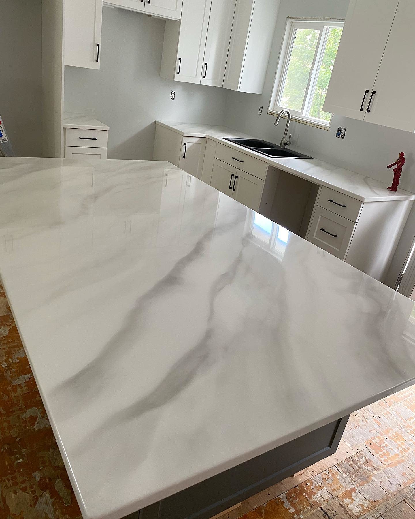 Stone Coat Countertops White Epoxy Undercoat β Epoxy Paint and Epoxy Primer for Coating MDF, Plywood, and Porous Materials! Great for DIY Epoxy Countertop Kit! 1 Quart, 32 Fl Oz