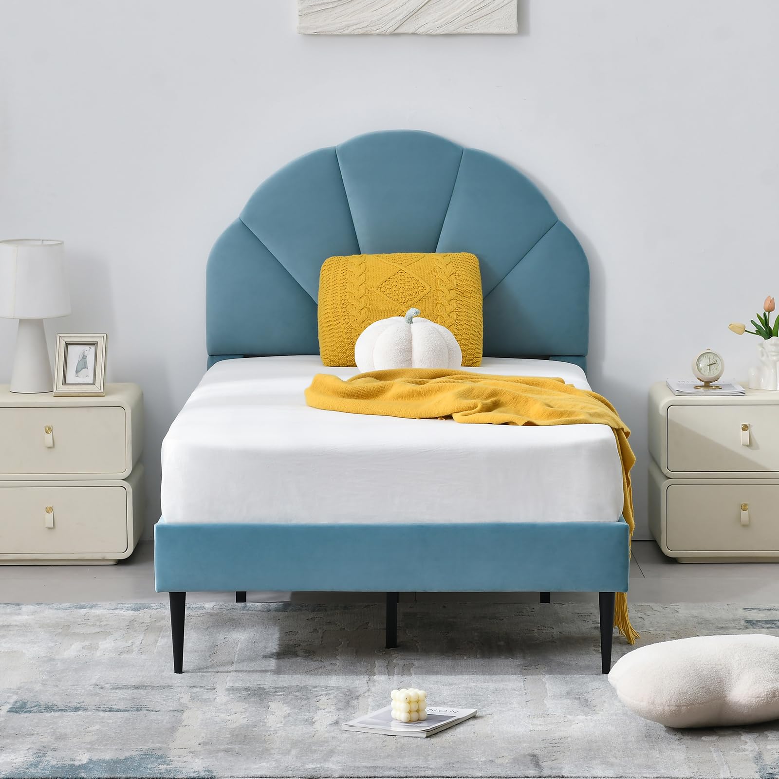 VELOCAVA Grey Bed Frame Twin Size, Cute Upholstered Bed with Sea Shell Tufted Headboard, Soft Velvet Platform Bed with Storng Wooden Slats Support, No Box Spring Needed, Easy to Assemble