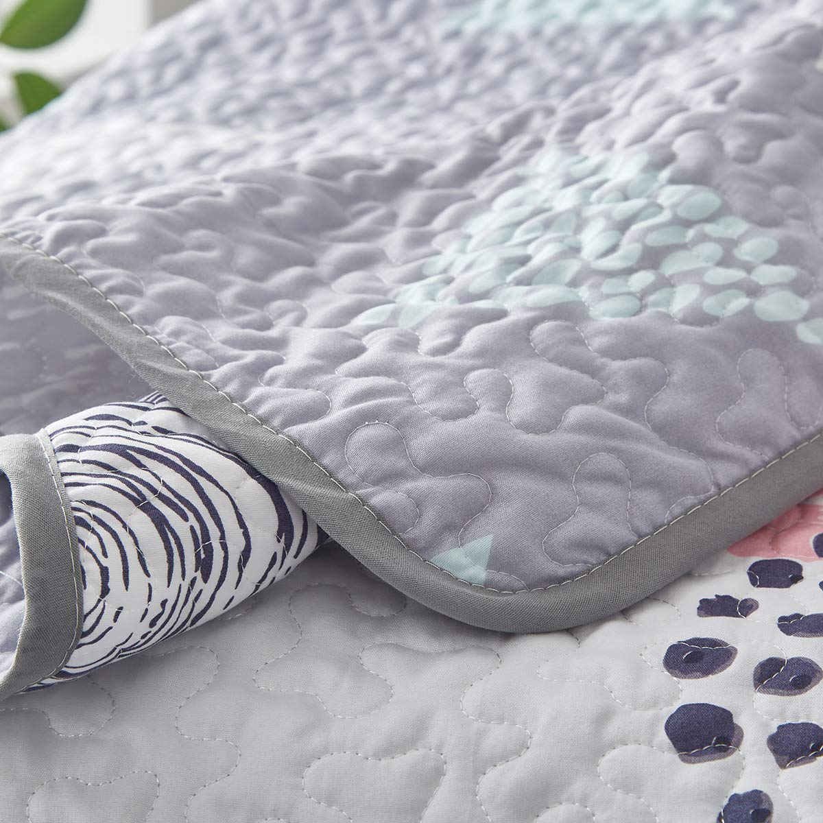 UOZZI BEDDING 2 Pack Reversible Quilted Pillow Shams Set (Colorful Dots, 2 Pack Queen Shams)