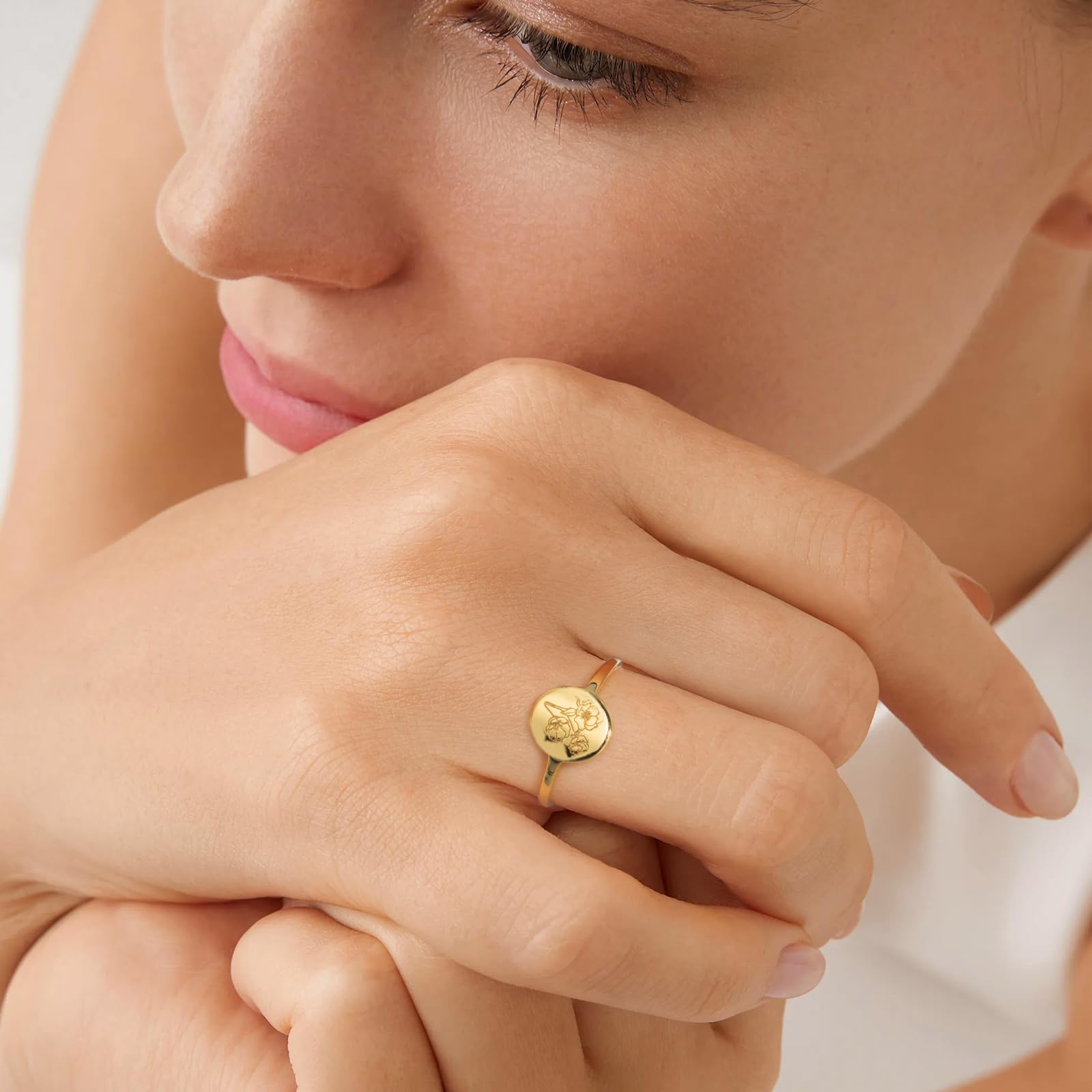 YeGieonr Handmade Flower Signet Ring,18K Gold Ring for Women, Minimalistic Statement Ring with Botanical Engraved Delicate Personalized Jewelry Gift for Women