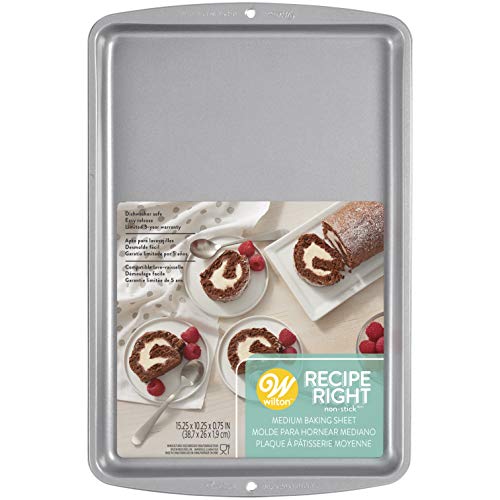 Wilton Baking Tray, Recipe Right, Non Stick, Medium, 39cm x 26cm (15.25in x 10.25in), Steel