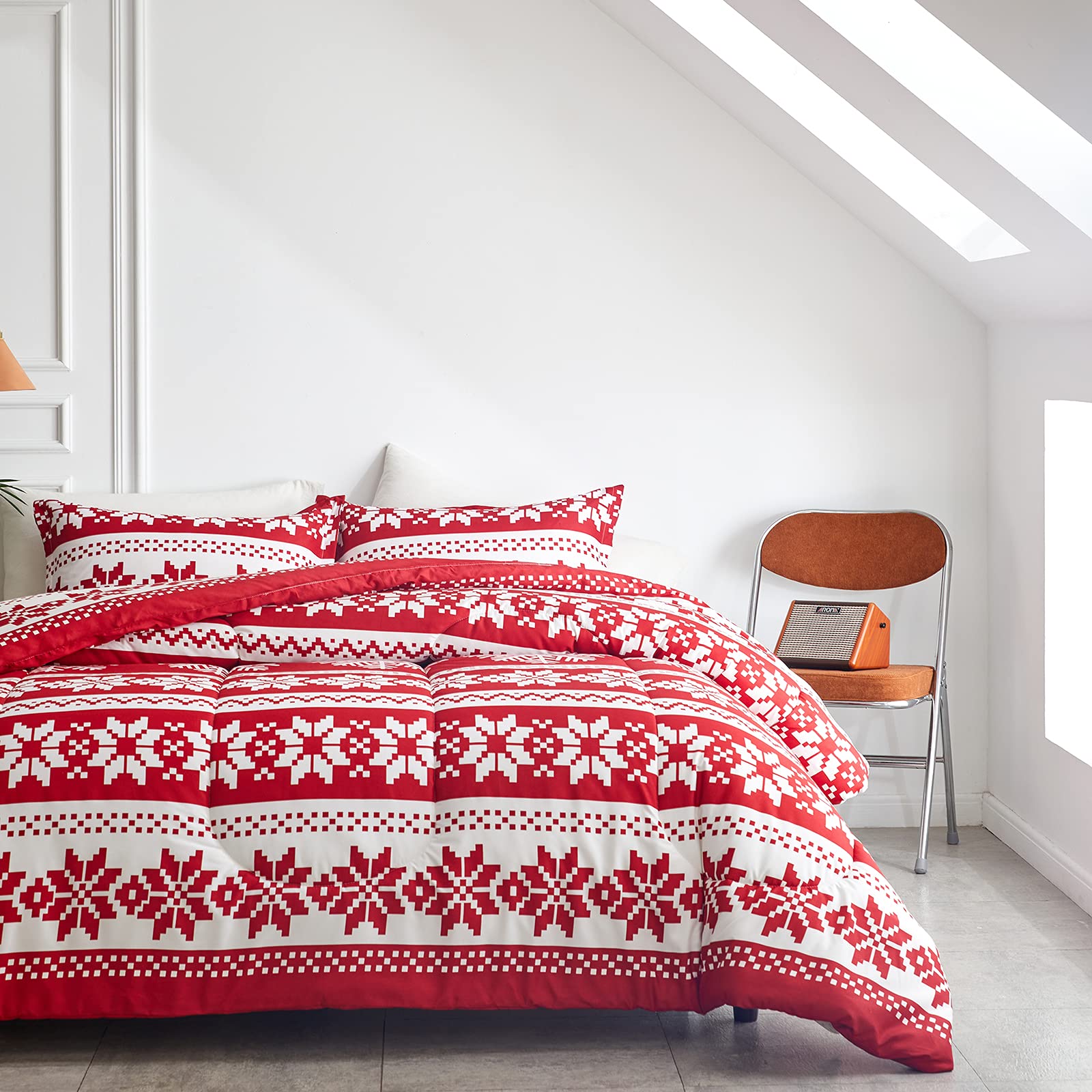 UOZZI BEDDING Christmas Red Comforter Set Queen Size with Red White Snowflake Holiday Style Reversible Down Alternative 800 TC Duvet for New Year Gift Choice with 2 Pillow Shams