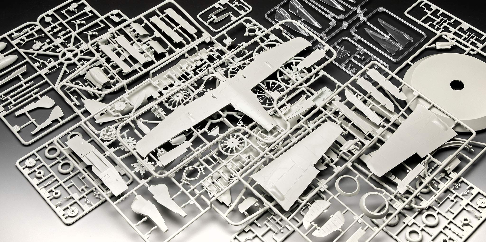 Revell 03874 1:32 Fw190 A-8 'Rammjäger' Plastic Model Kit