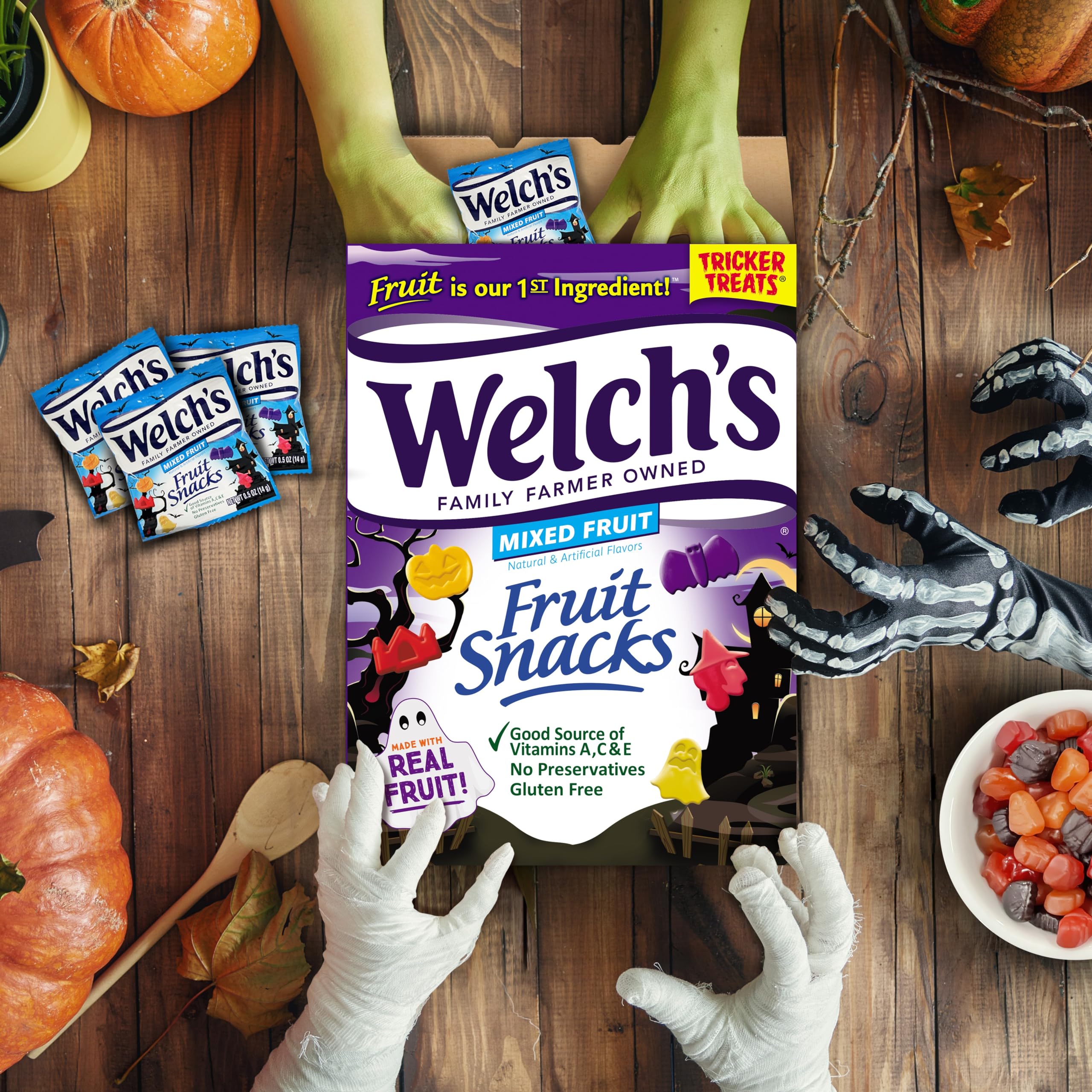 Welch's Fruit Snacks Halloween Shaped Mixed Fruit, Halloween Candy Bulk Pack, Gluten Free, 0.5 oz (Pack of 52)