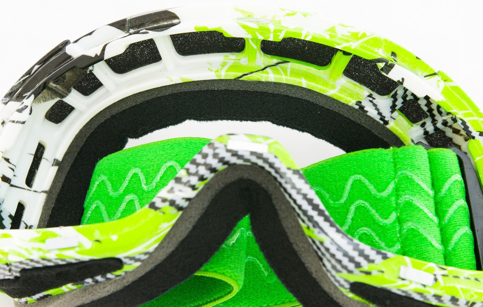 Typhoon Sports Magnetic Lens Ski Snowboard Anti-Fog Goggles (Green White w/Silver & Yellow)