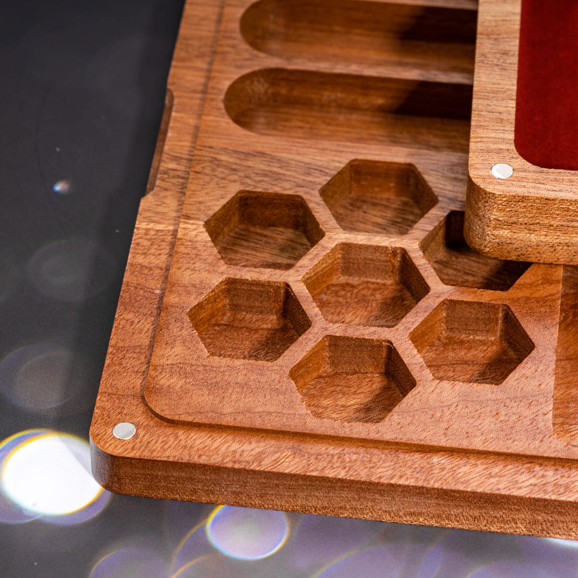 UDIXI 2 in 1 DND Dice Tray, Wooden Dice Box with Magnetic Lid & D&D Dice Holder Case, Dice Tray Combined into One for DND, D&D, RPG, Tabletop Games | Holds 6 Sets of Polyhedral Dice(Sapele Wood)