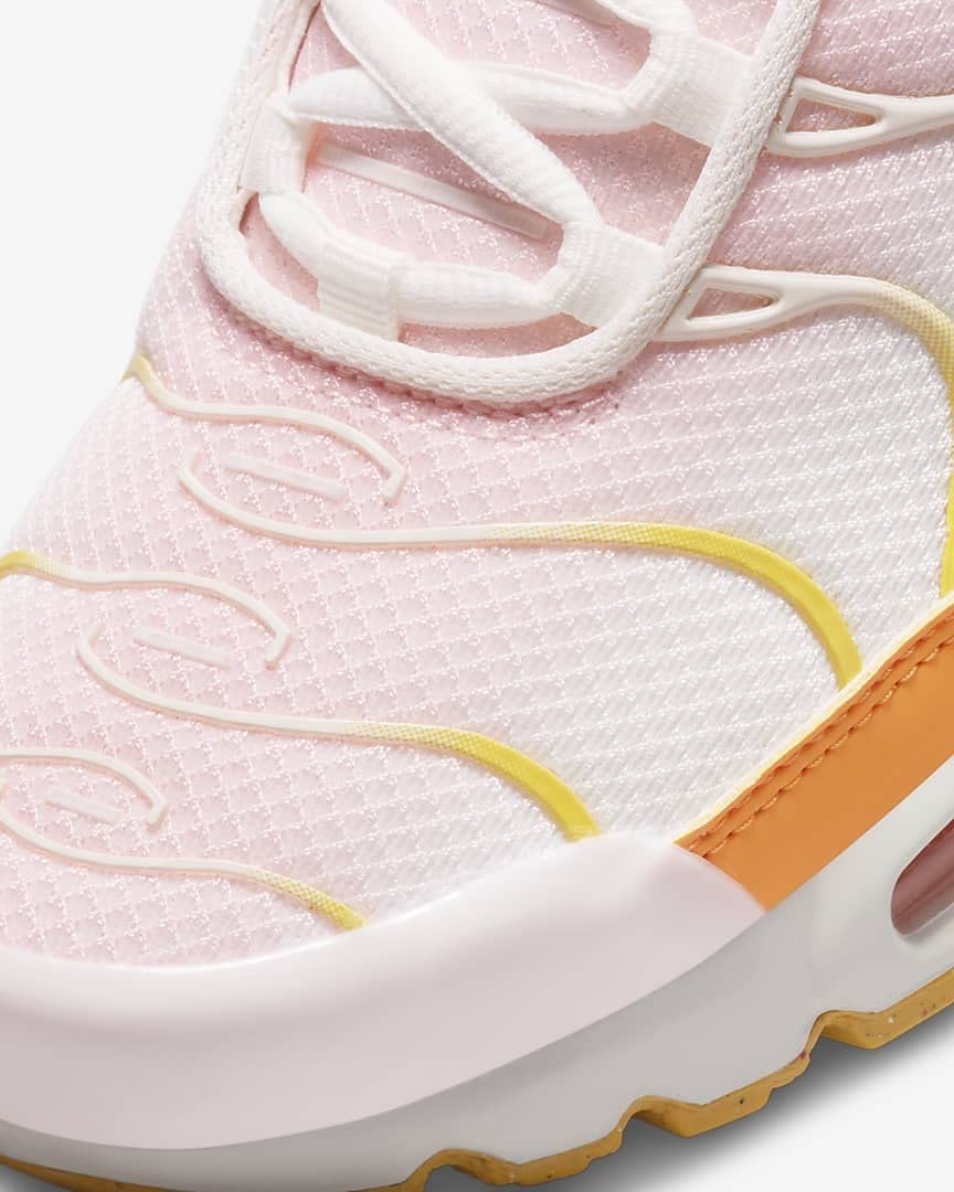 Women's Air Max Plus - Size 7 US - Sail/Hyper Pink-Solar Flare