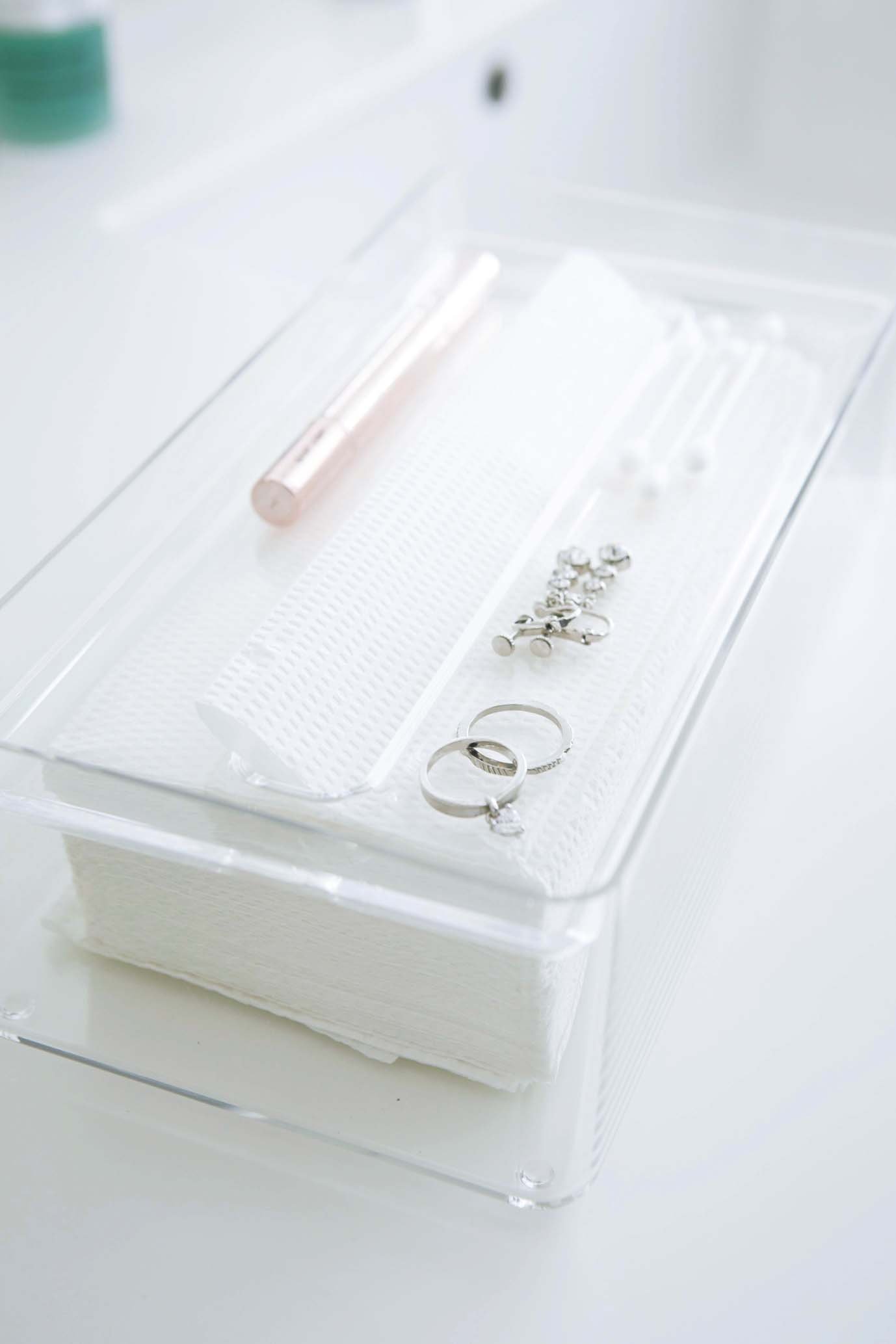 YAMAZAKI home 2334 Tissue Box Holder-Dispenser and Organizer, One Size, Clear