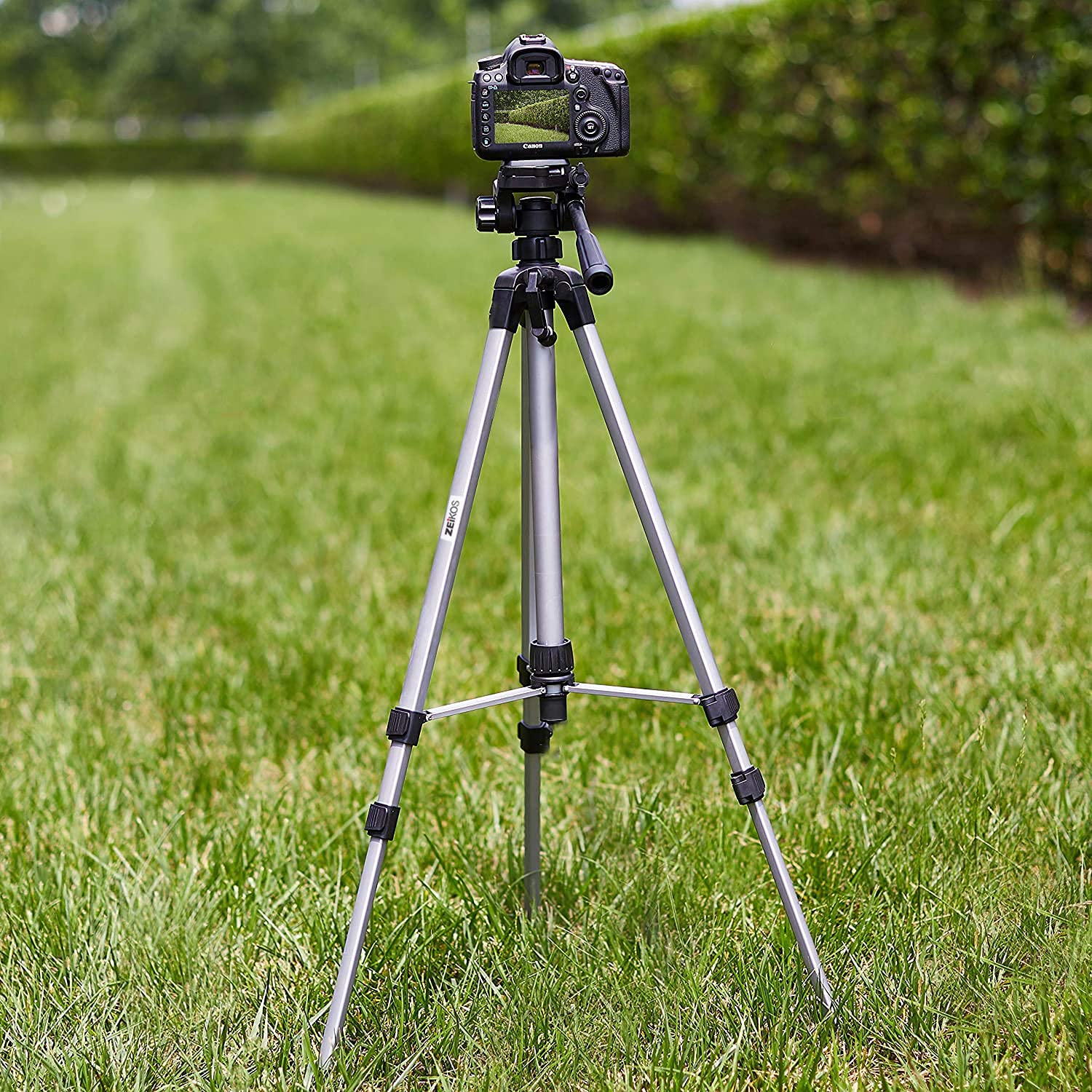 Zeikos ZE-TR57A 57-Inch Full Size Photo/Video Tripod Includes Deluxe Carrying Case Can be Used with Camcorders and Digital Cameras