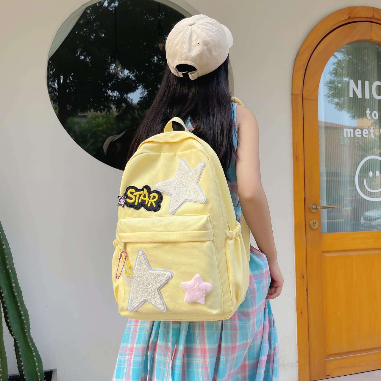 Yeria Cute Backpack for Women Kawaii Aesthetic Backpack with Star Graphic