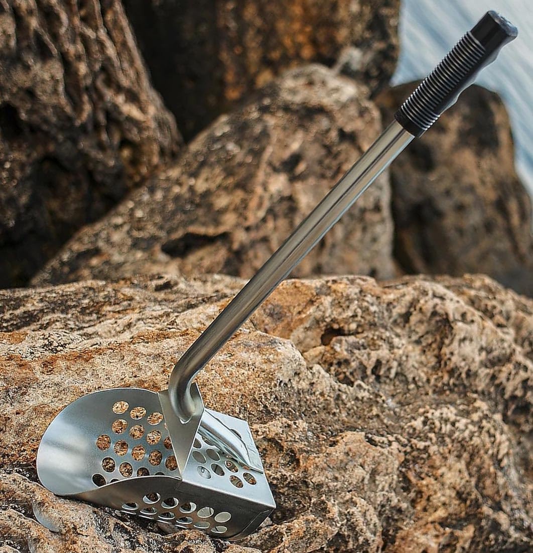 SWEETLO Sand Sifter Scoops for Metal Detecting Long Handle Scooper - Metal Detecting Detector Accessories Sand Scoop for Beach Sifter Digging Pick Basket Scooper Shovel Supplies with Long Handle