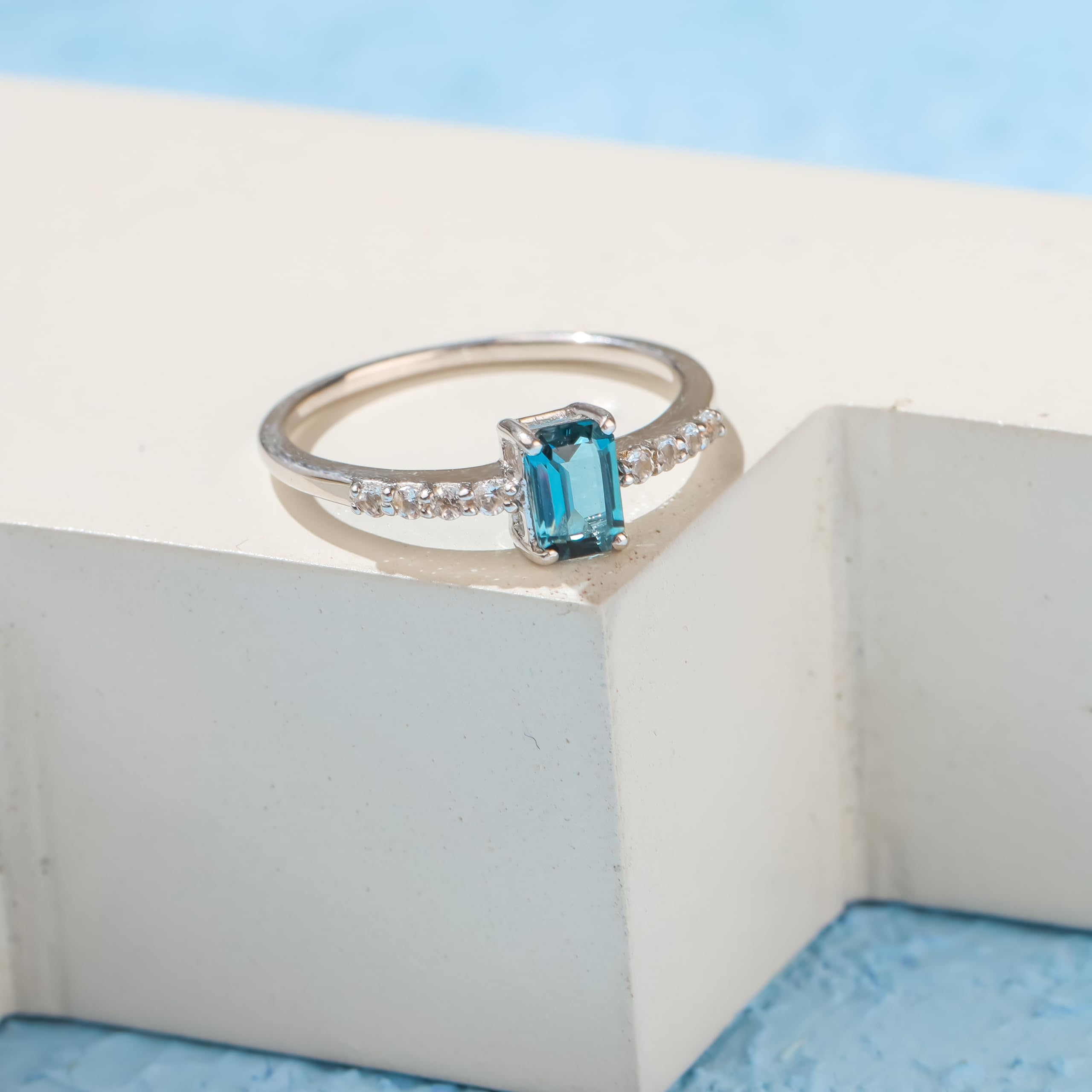 YoTreasure 0.64 ct. t.w. London Blue Topaz Promise Ring .925 Sterling Silver