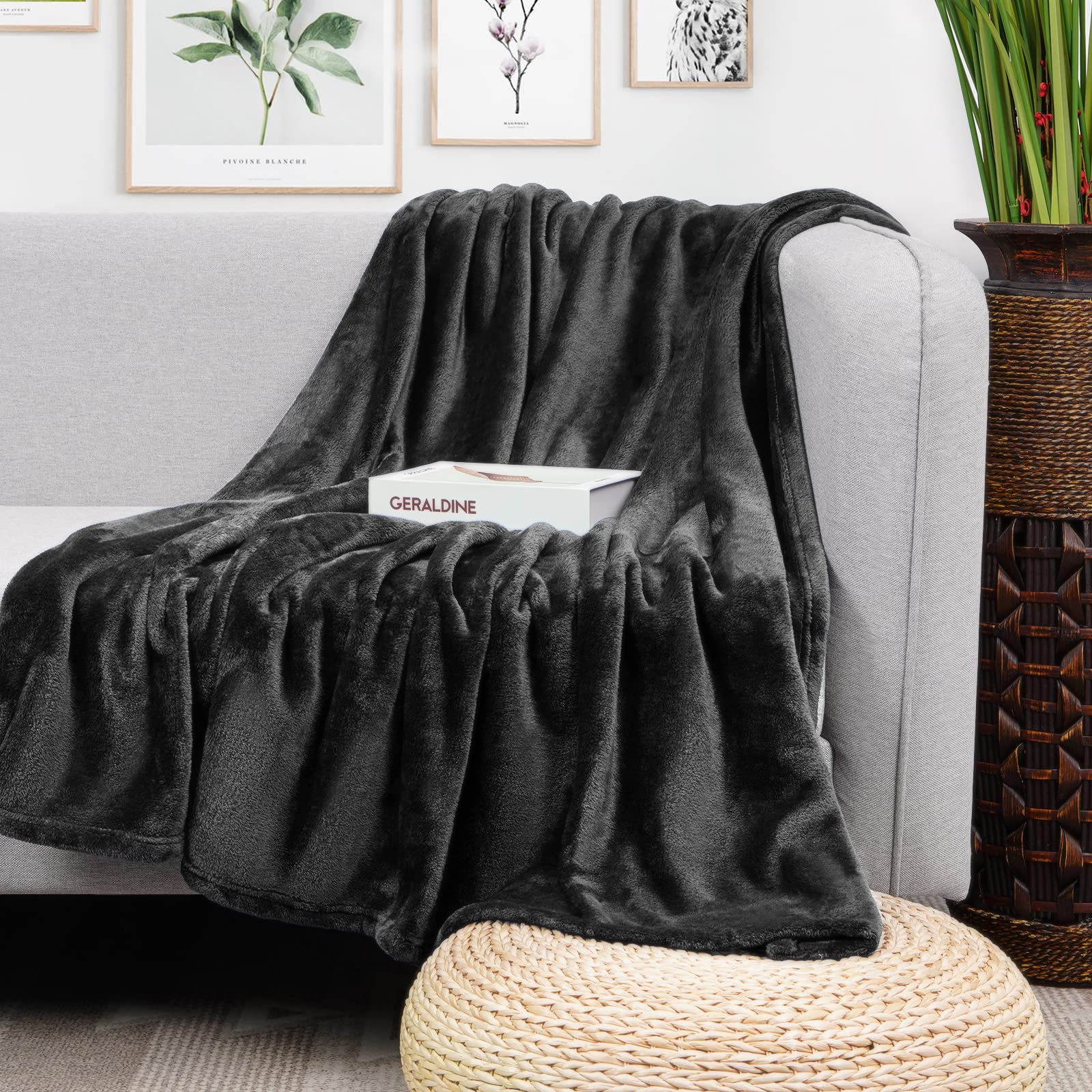 Yastouay Fleece Throw Blanket, Super Soft Lightweight Cozy Luxury Flannel Bed Blanket, Fluffy Plush Couch Blanket Throw for All Seasons (Black, 90x90 inches)