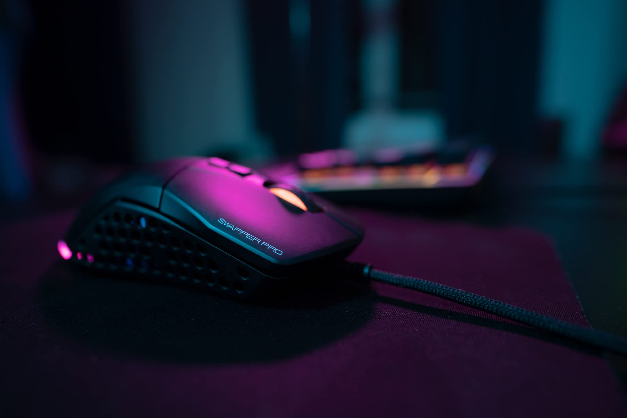 Venatos Swapper Pro - Fully Customizable Gaming Mouse | PixArt PMW3389 | Paracord Cable | 16000 DPI