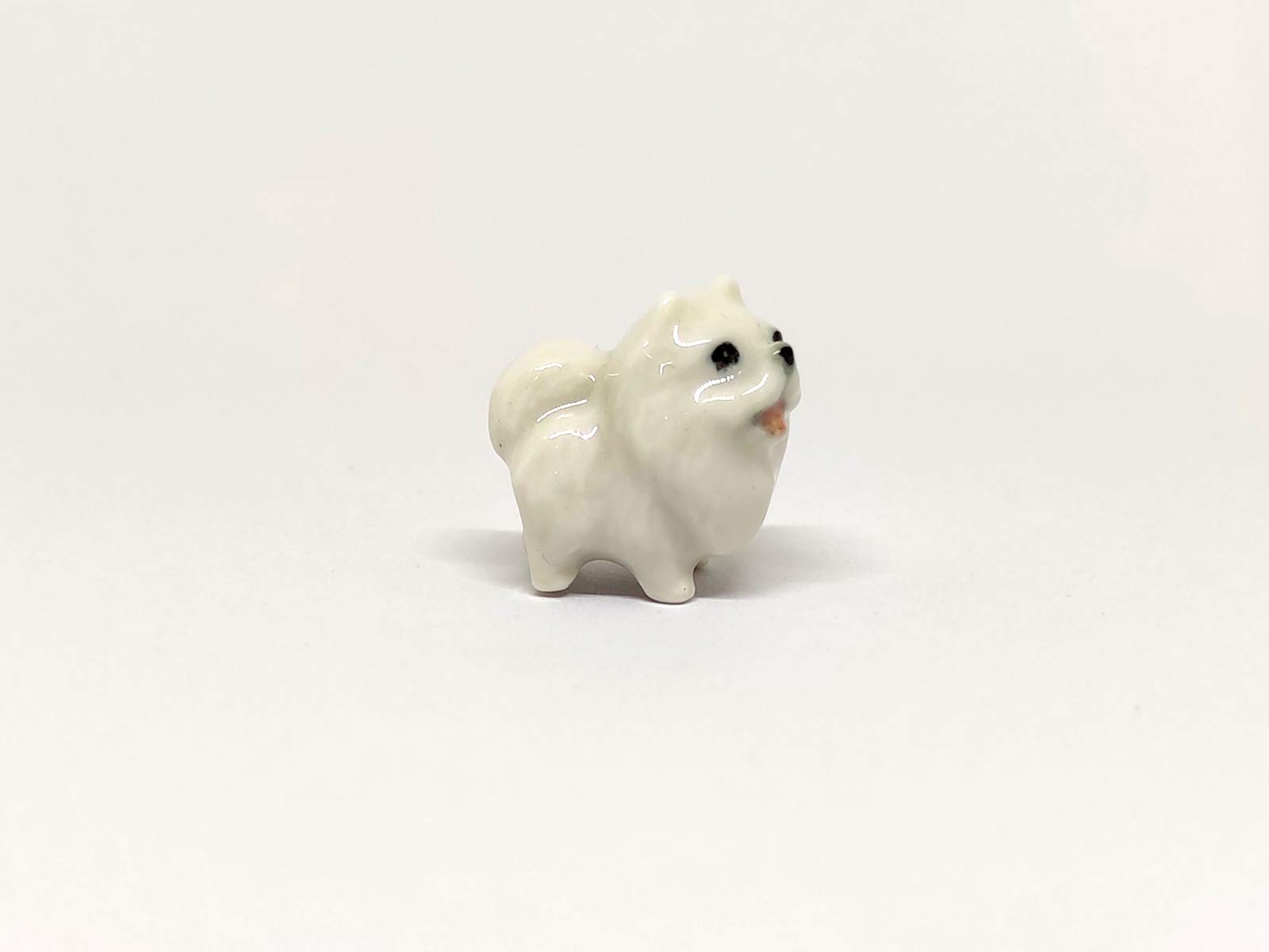 SSJSHOP Pomeranian Micro Tiny Dollhouse Figurines Ceramic Hand Painted Animals Collectible Dog Lover Gift Home Garden Decor (Stand)
