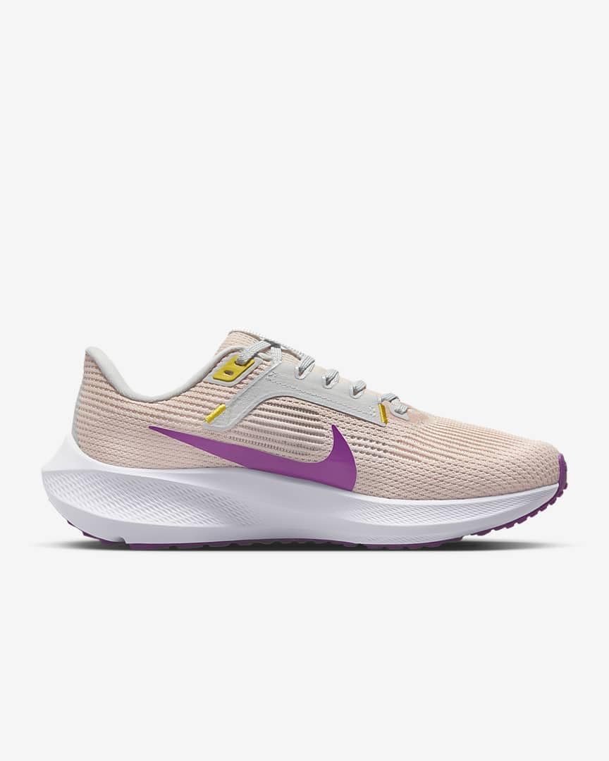 Women's AIR Zoom Pegasus 40 - Size 6.5 Wide US - Guava Ice/Vivid Purple