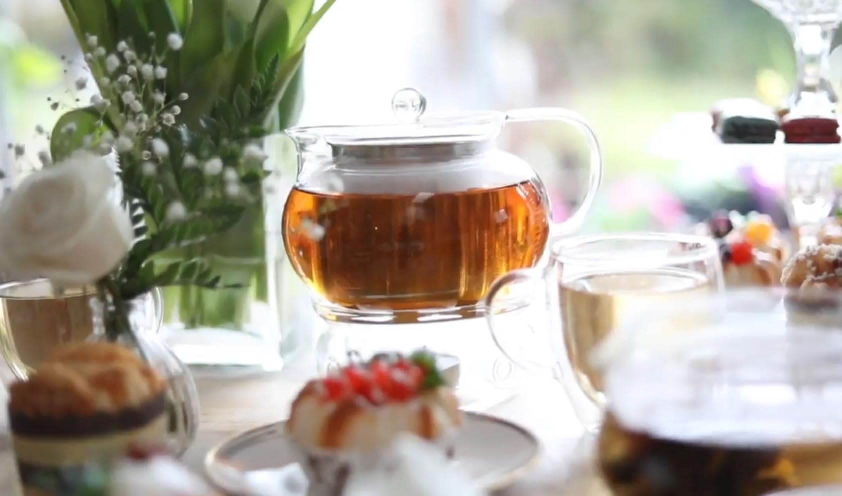Teabloom Kyoto 2-in-1 Tea Kettle/Tea Maker β Heatproof Glass Teapot with Removable Loose Tea Filter β Tea Connoisseur's Choice