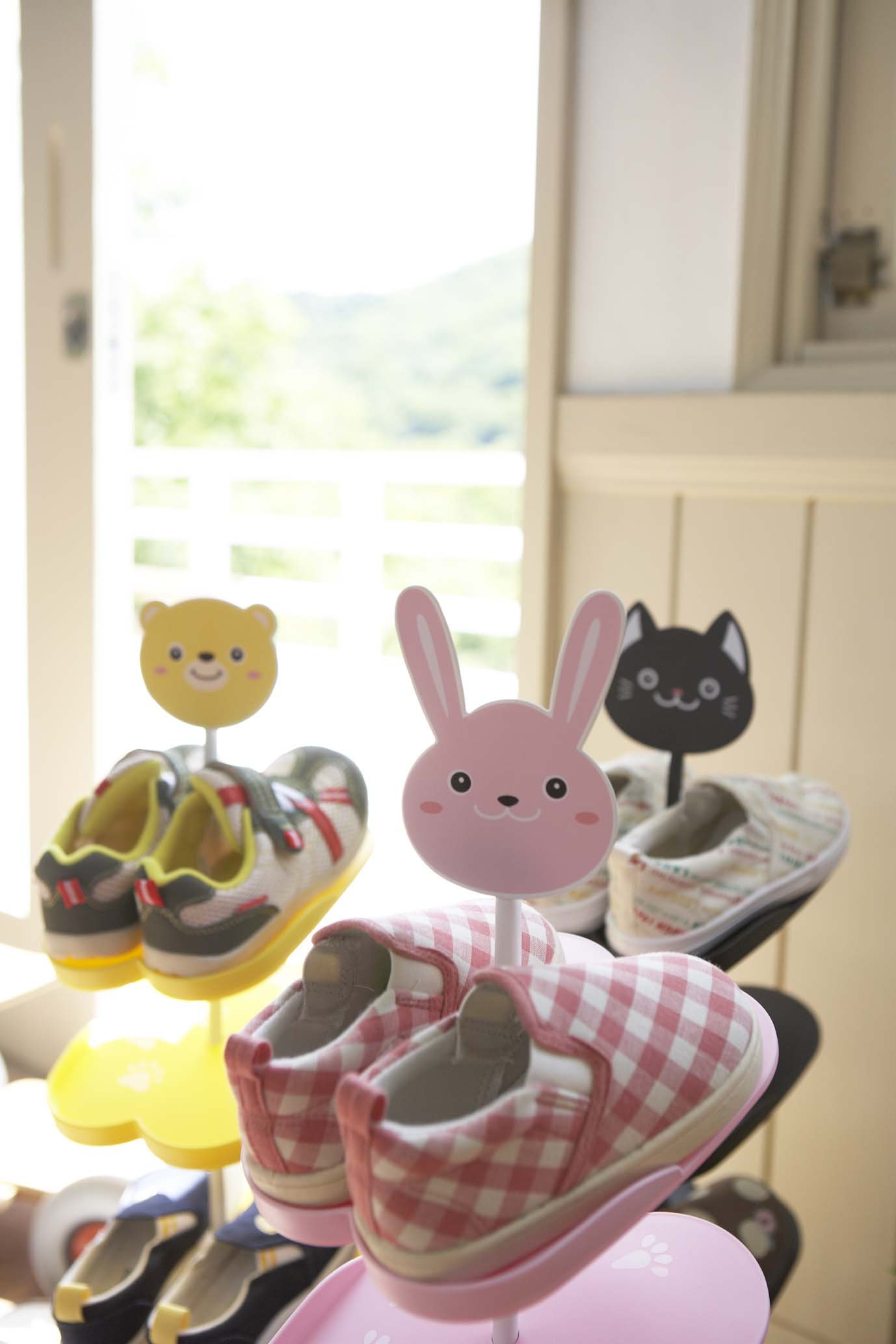 Yamazaki Home Bear Children's Rack-Kid's Shoe Organizer, One Size, Yellow
