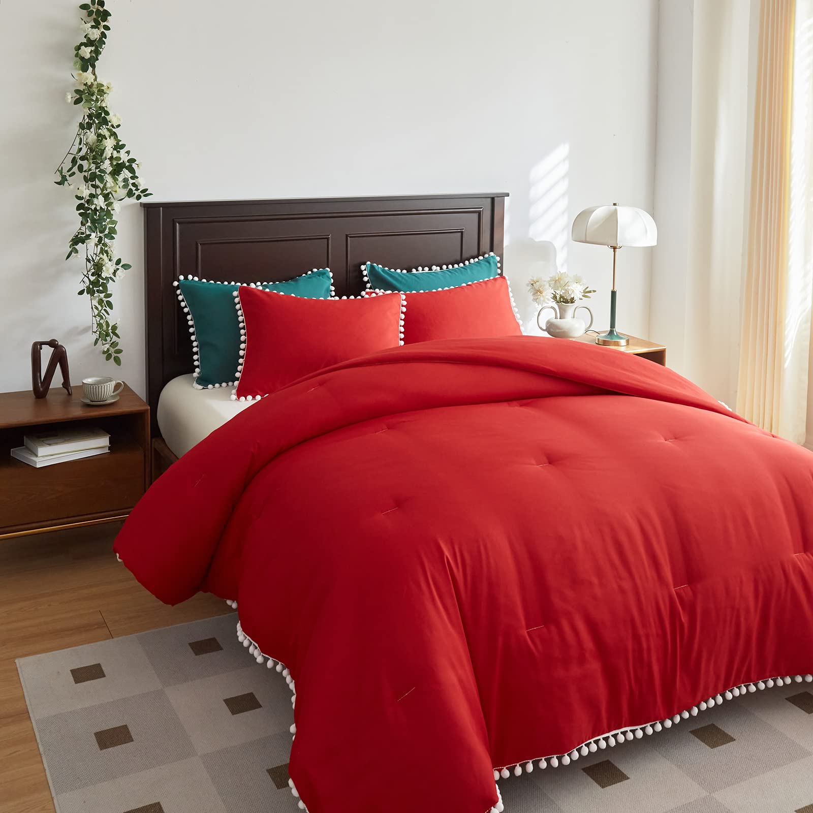 UOZZI BEDDING Christmas Comforter Set King Size 3 Pieces Pom Pom Fringe Red Boho Bohemian Farmhouse Microfiber Soft and Lightweight Holiday Bedding Comforter Set with White Pompom for New Year
