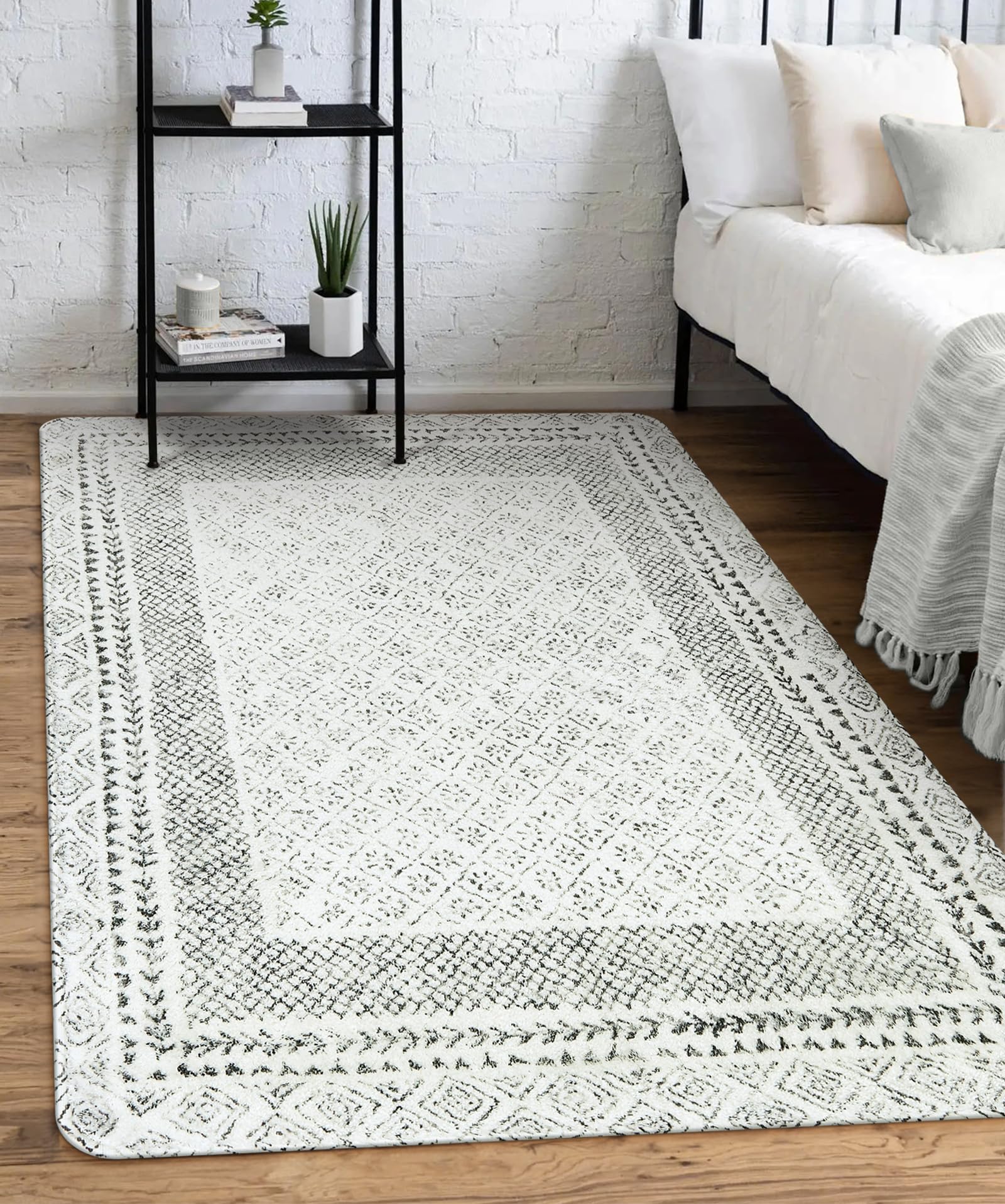 Uphome Moroccan Washable 5x7 Rug, Soft Non-Slip Boho Large Area Rug, Modern Geometric Diamond Living Room Carpet, Farmhouse Bohemian Printed Indoor Floor Mat for Bedroom Dining Sofa Nursery
