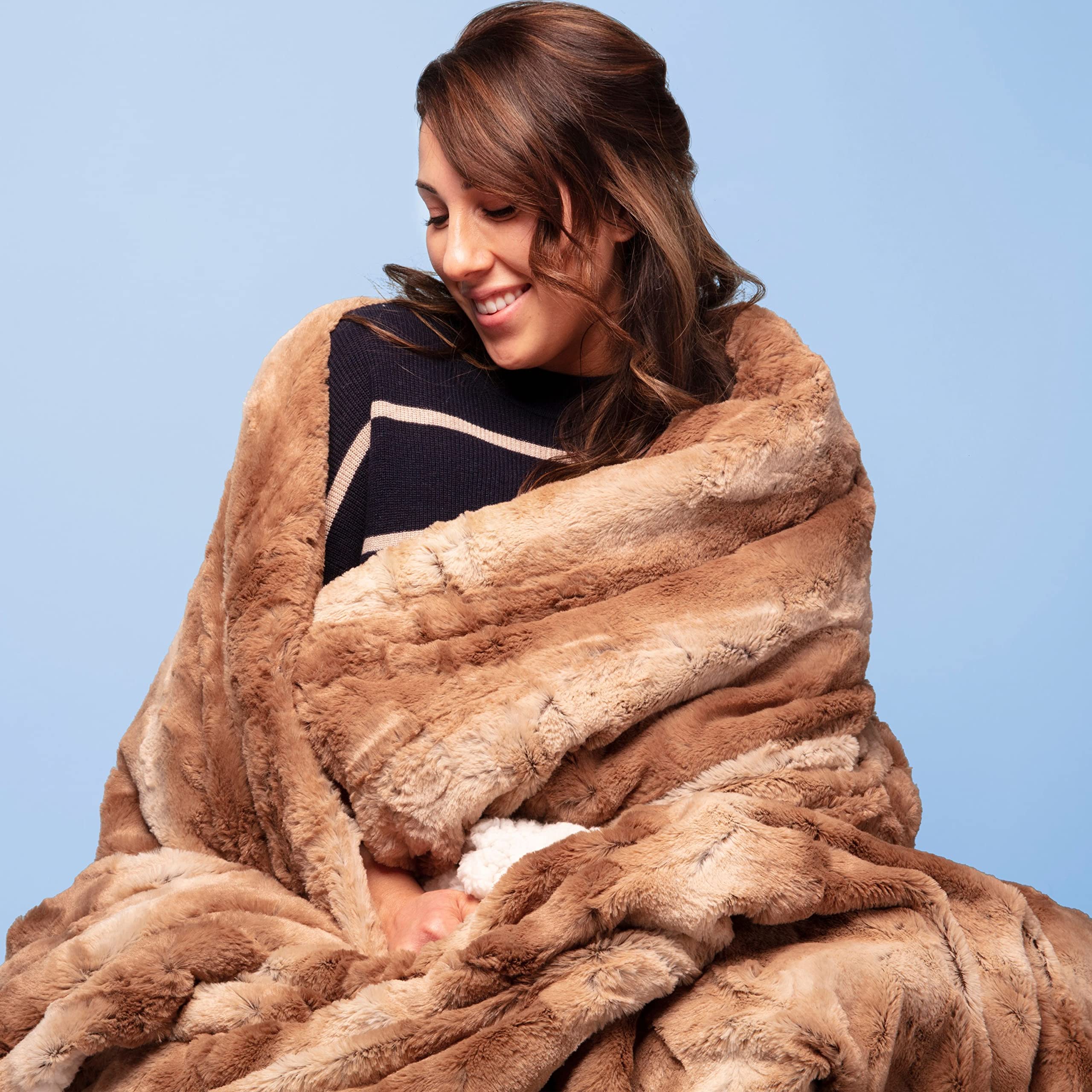 ViscoSoft Faux Fur Throw Sherpa Luxury Blanket, Brown - 50"x 60" - Cozy, Soft, Blanket for Chair, Couch or Bed, Comfy weight of 500gsm