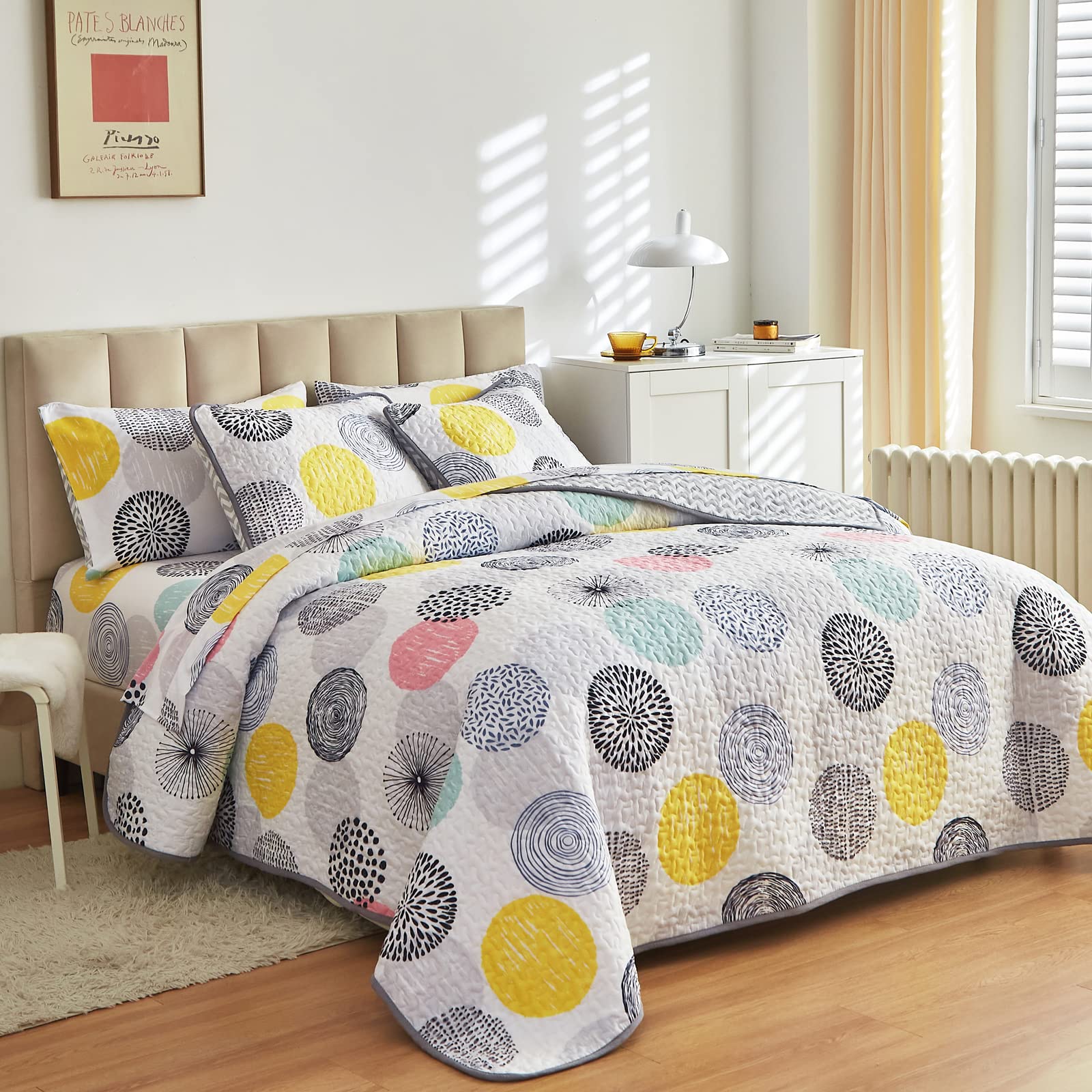 UOZZI BEDDING 7 Piece Quilt Set Bed in a Bag Colorful Dots King Size All Season Bedspread Coverlet with (1 Reversible Quilt 101x88, 2 Pillow Shams, 1 Flat Sheet, 1 Fitted Sheet, 2 Pillowcases)