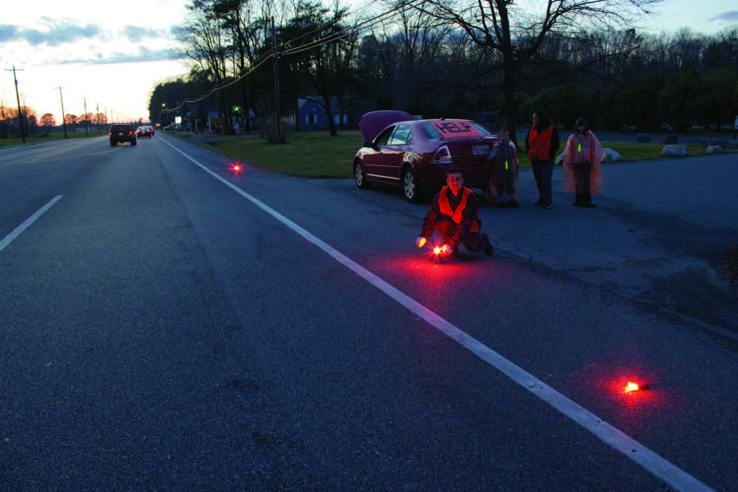 The Original Highway Flare Kit (6-Pack Emergency Flare Kit)