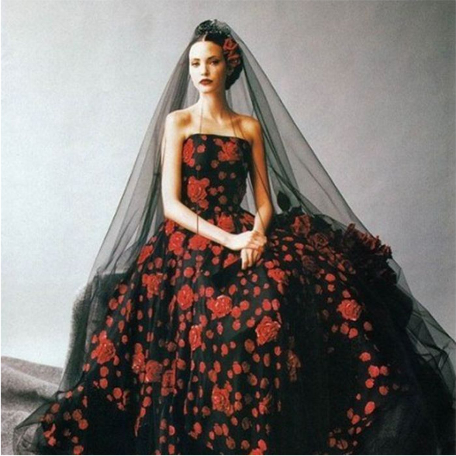 Super Long 5 Mitters Veil 1 Tier Black Tulle Cut Edge Wedding Bridal Veil Cathedral Veil Photography Halloween Costume Accessory Headpiece