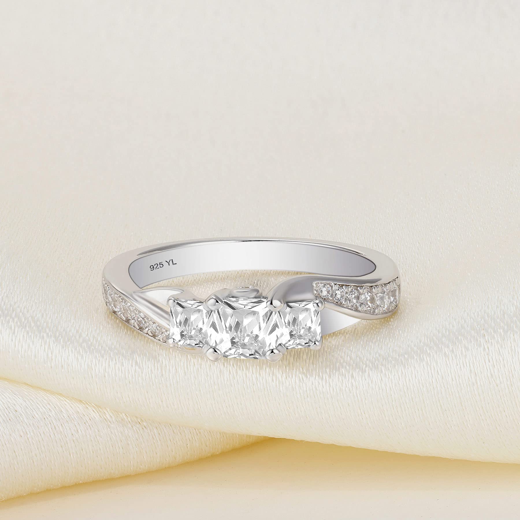 YL Women's Sterling Silver Clear Cubic Zirconia 3-stone Princess Cut Wedding Rings for Engagement-Size7