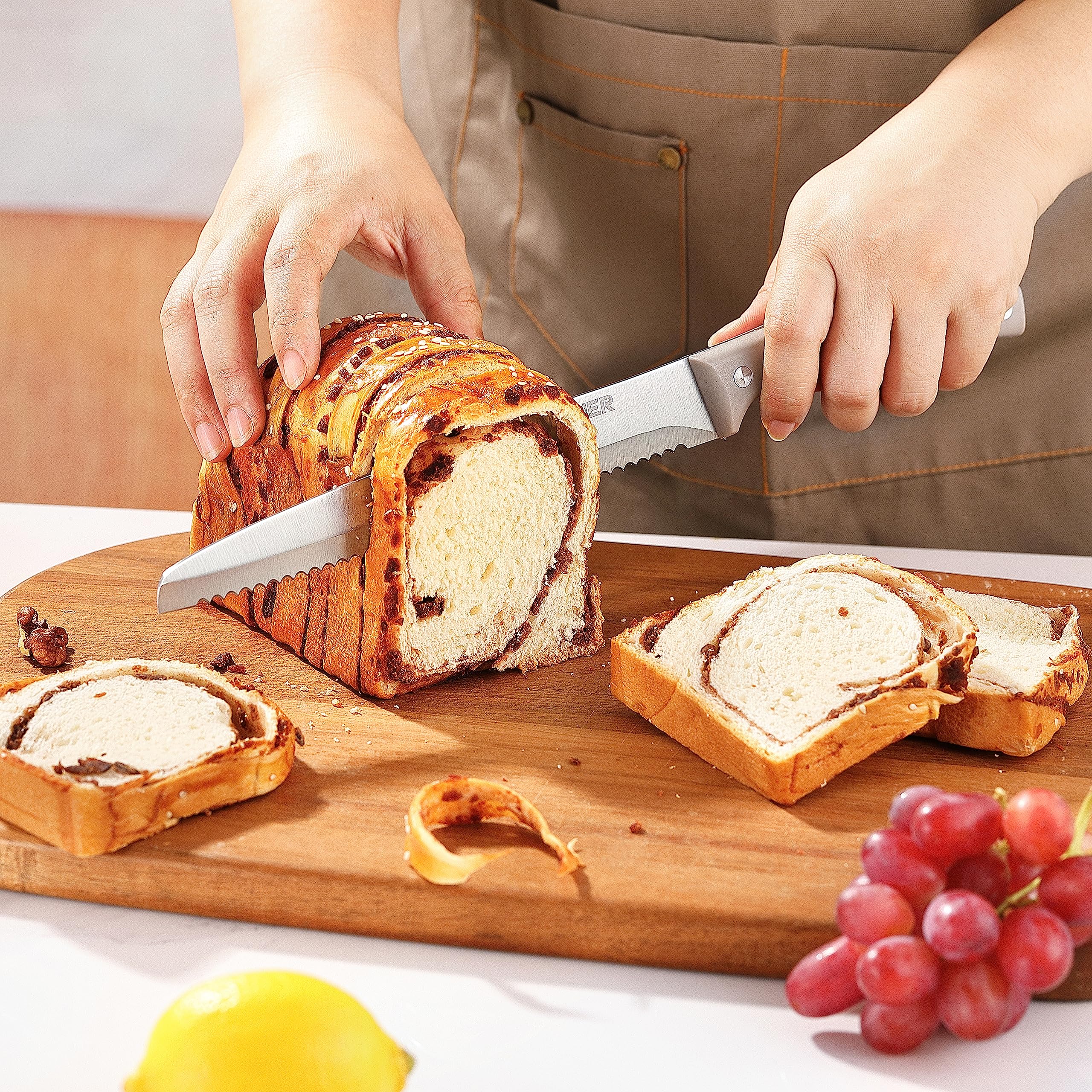VITUER Bread Knife with Cover, 8 inch Serrated Bread Knife for homemade bread, Bread Cutter Ideal for Slicing Homemade Bread, Bagels, Cake (8-Inch Blade with 5-Inch Handle)