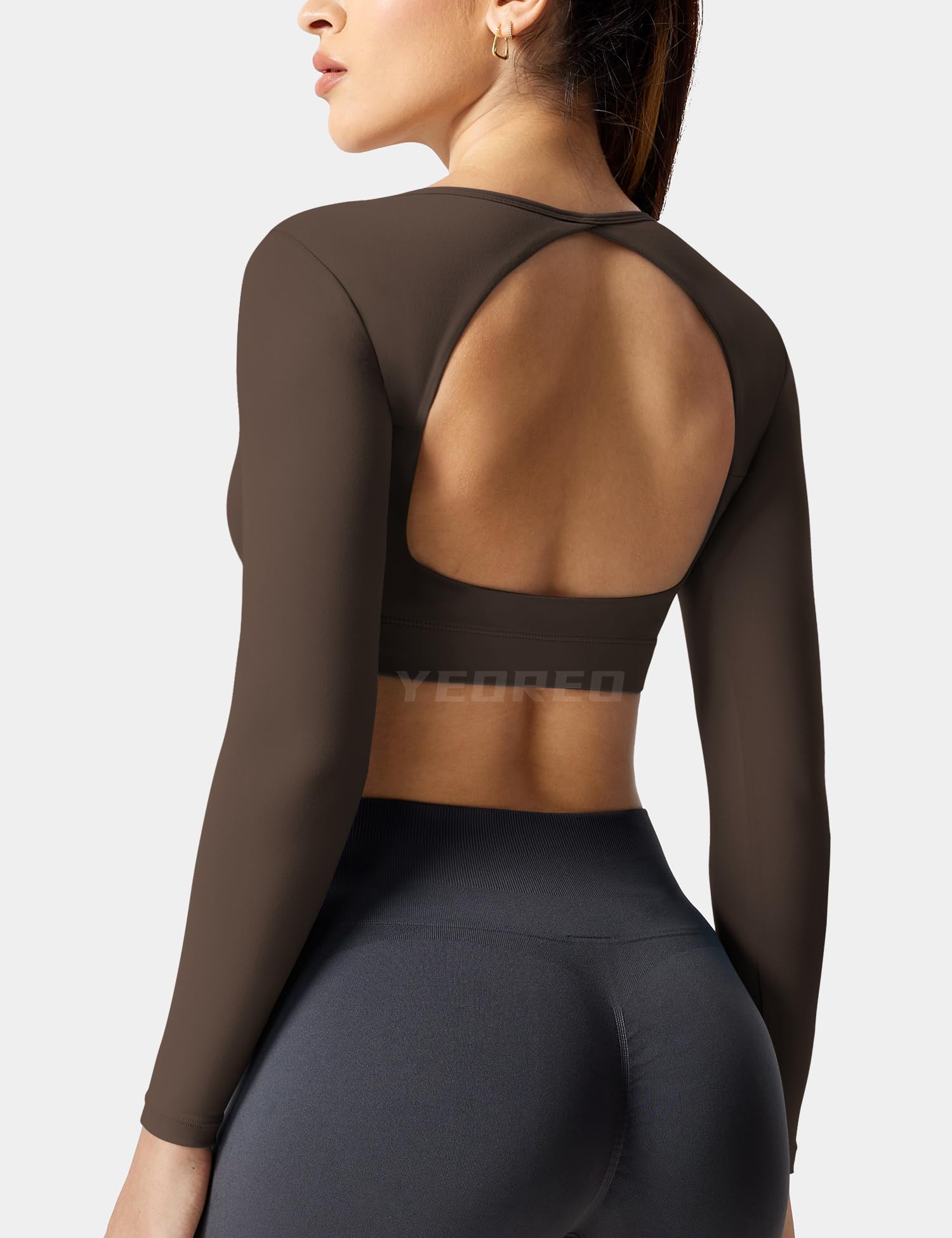 YEOREO Ultimate Workout Crop Tops for Women Long Sleeve Open Back Shirts Padded Bra Backless Yoga Gym Tops Coffee M