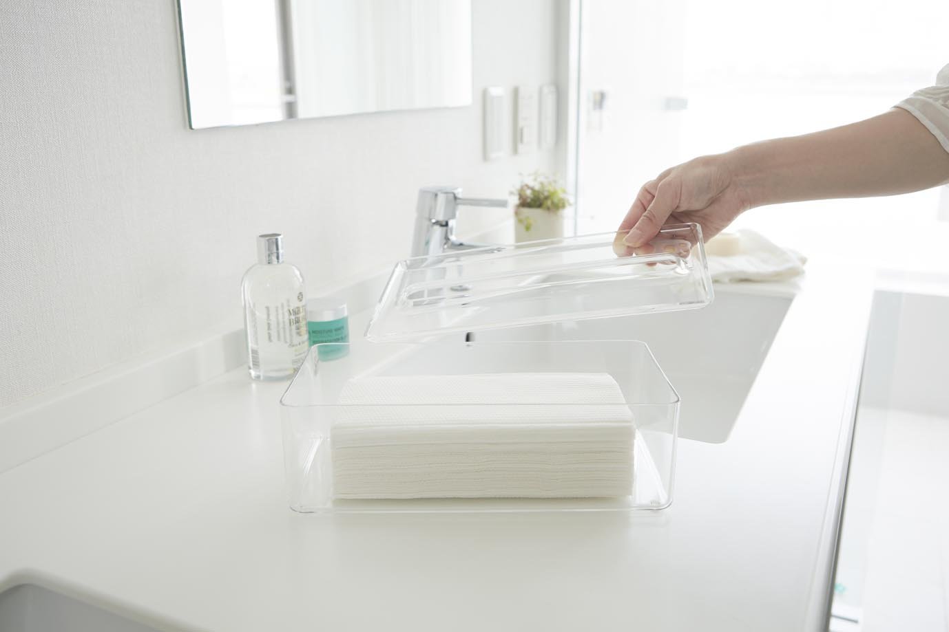 YAMAZAKI home 2334 Tissue Box Holder-Dispenser and Organizer, One Size, Clear