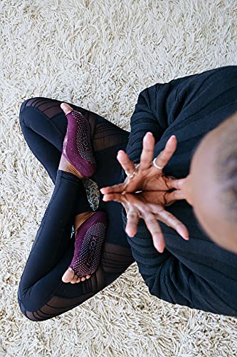 toesox Grip Pilates Barre Socks β Non Slip Luna Half Toe for Yoga & Ballet, Small, Love Mickey