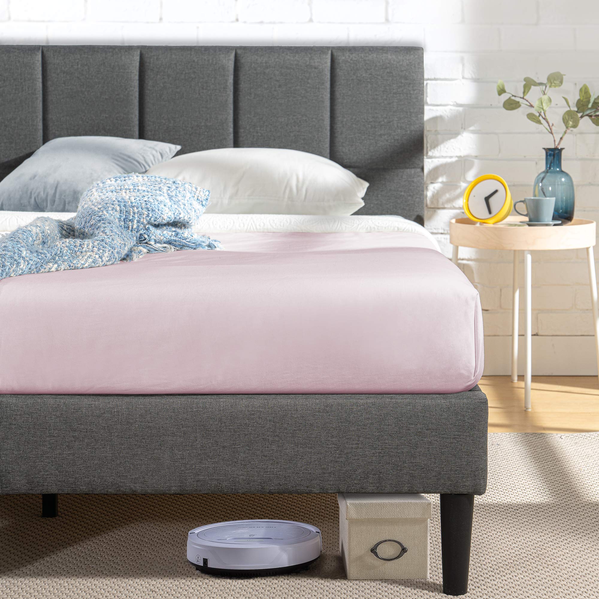 ZINUS Lottie Upholstered Platform Bed Frame with Short Headboard / Mattress Foundation / Wood Slat Support / No Box Spring Needed / Easy Assembly, Grey, Twin
