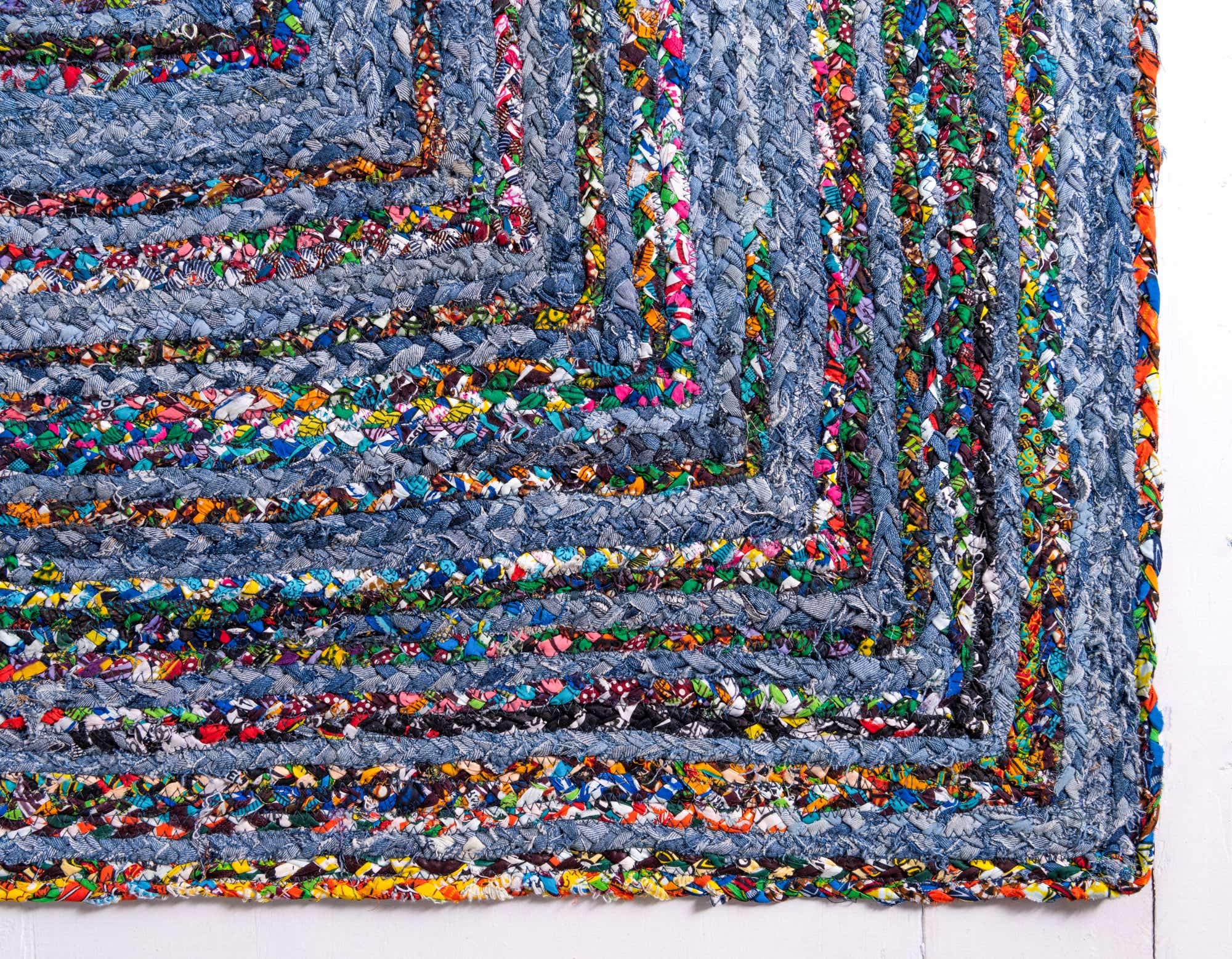 Unique Loom Braided Chindi Collection Casual Modern Blue/Dark Blue Area Rug (5' 0 x 8' 0)