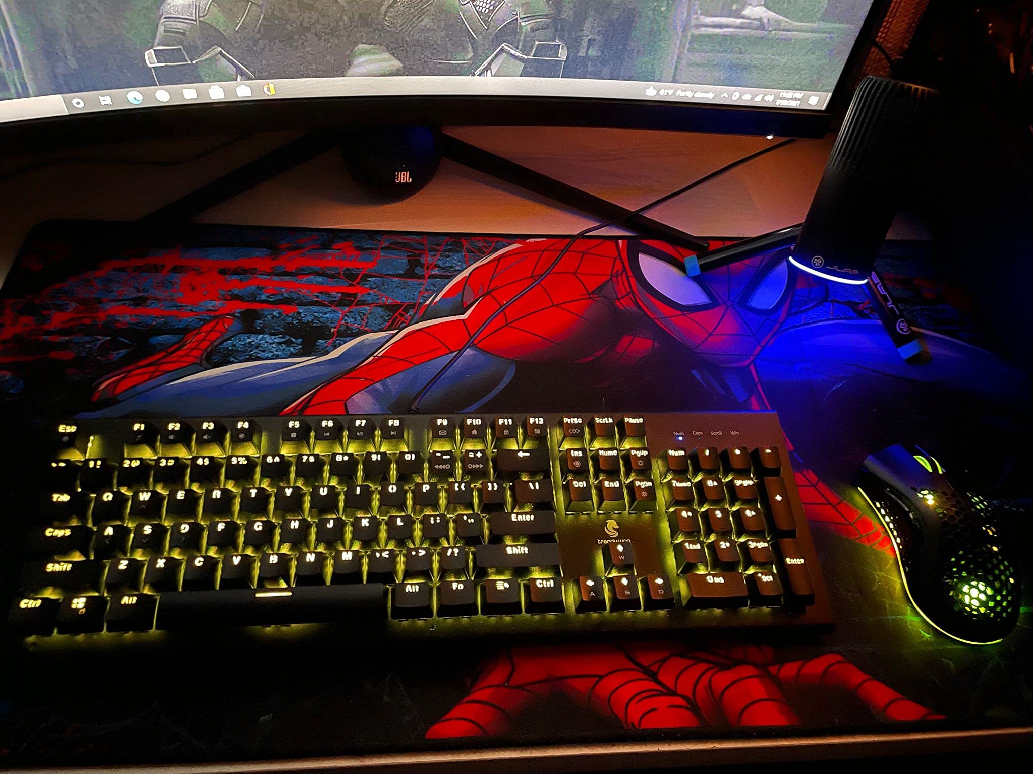 Trendy Wag Mechanical Gaming Keyboard Wired RGB Backlight Aluminum Base 104 Anti-Ghost Keys Blue Switches Multimedia Macros for Mac & Windows - Full Size