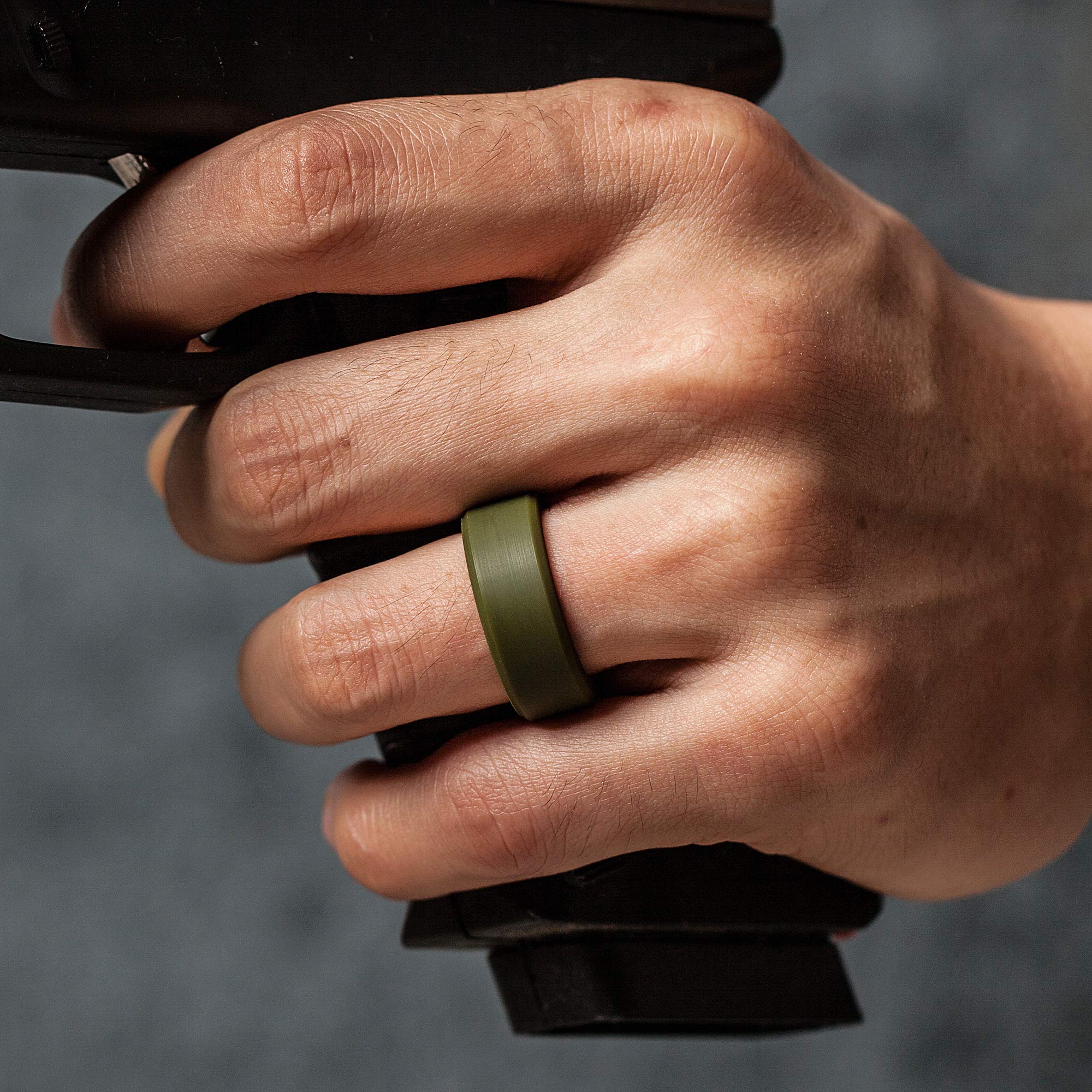 ThunderFit Silicone Rings for Men, Flat Top Angled Edge Rubber Wedding Bands 9.8mm Wide 2mm Thick - 1/4/7 Variety Multipack (Dark Green - Size 10.5-11 (20.6mm))