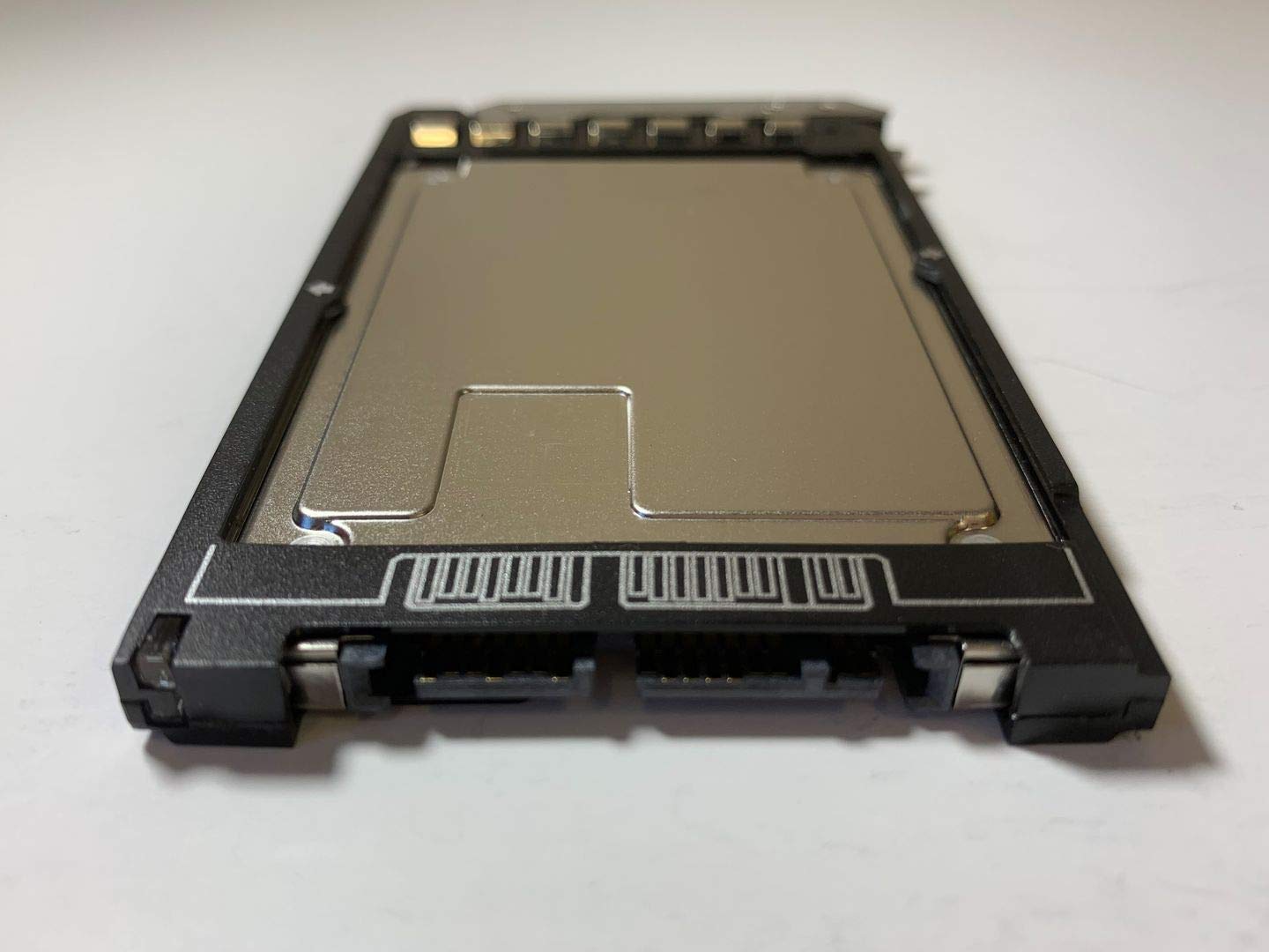 Toshiba 400GB SSD 1.8" 6Gb/s SATA Solid State Drive Model: THNSF8400CAME DP/N: 853HG