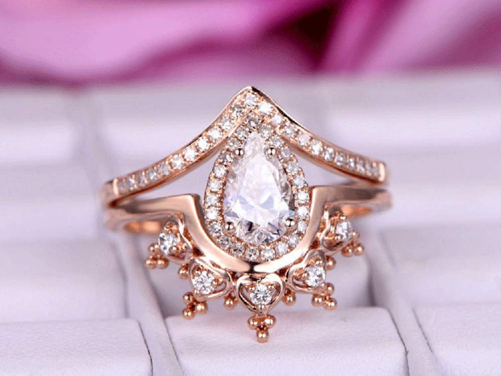 WYS Teardrop Cubic Zirconia CZ Queen Crown Ring Set Women's Rose Gold Plated Curve V Shape Wedding Bridal Band Set (US Code 6)